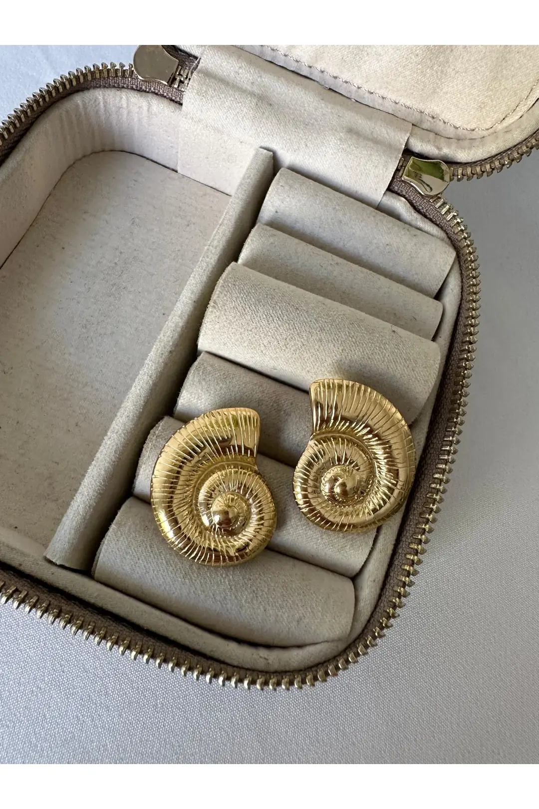 18K Rose Gold Renkli Çelik İstridye Model Küpe