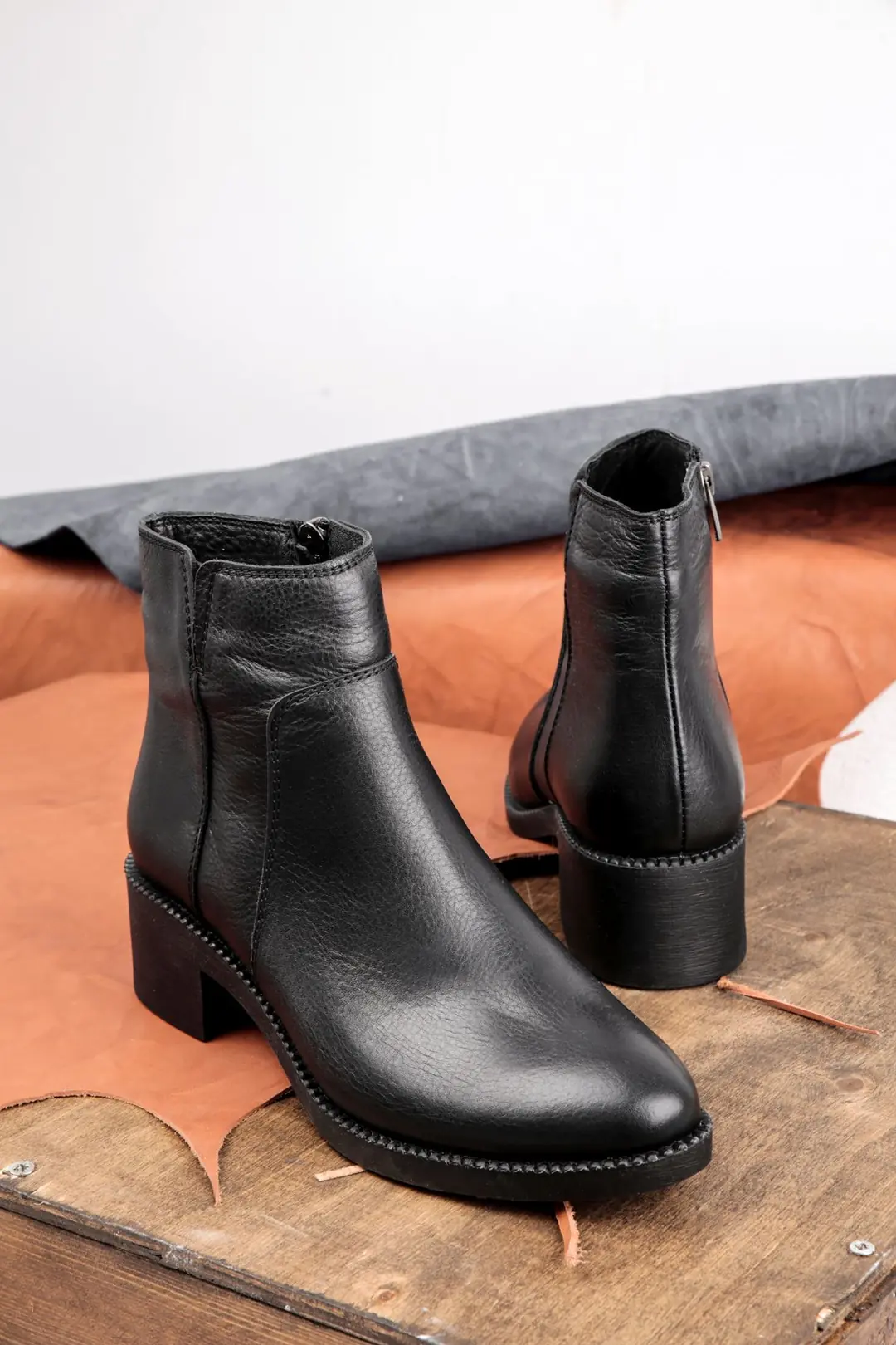 Lonut Hakiki Deri Rahat Taban Topuklu Kadın Bot