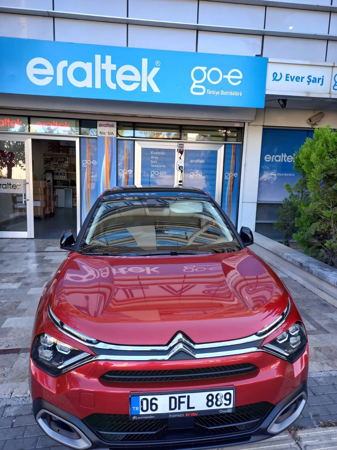 Citroen e-C4 X ve C4 Elektrikli Araç Ne Kadar Sürede Şarj Olur ...