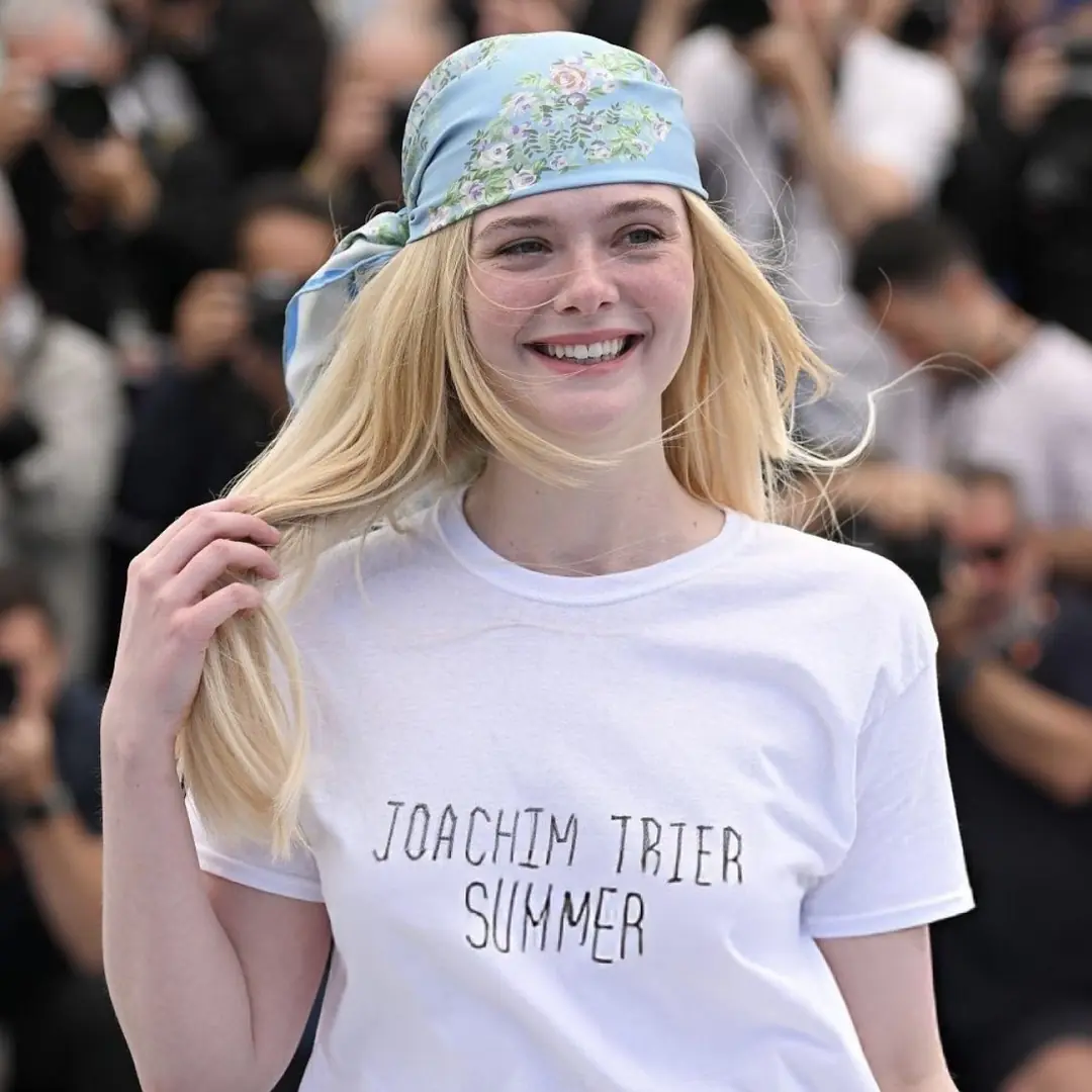 "joachim trier summer" t-shirt - elle fanning