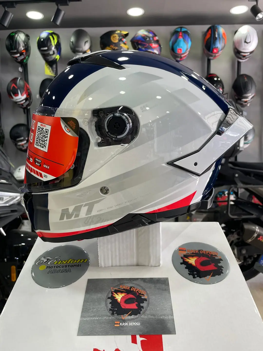 MT Helmets Thunder 4 SV Treads C7 Gloss