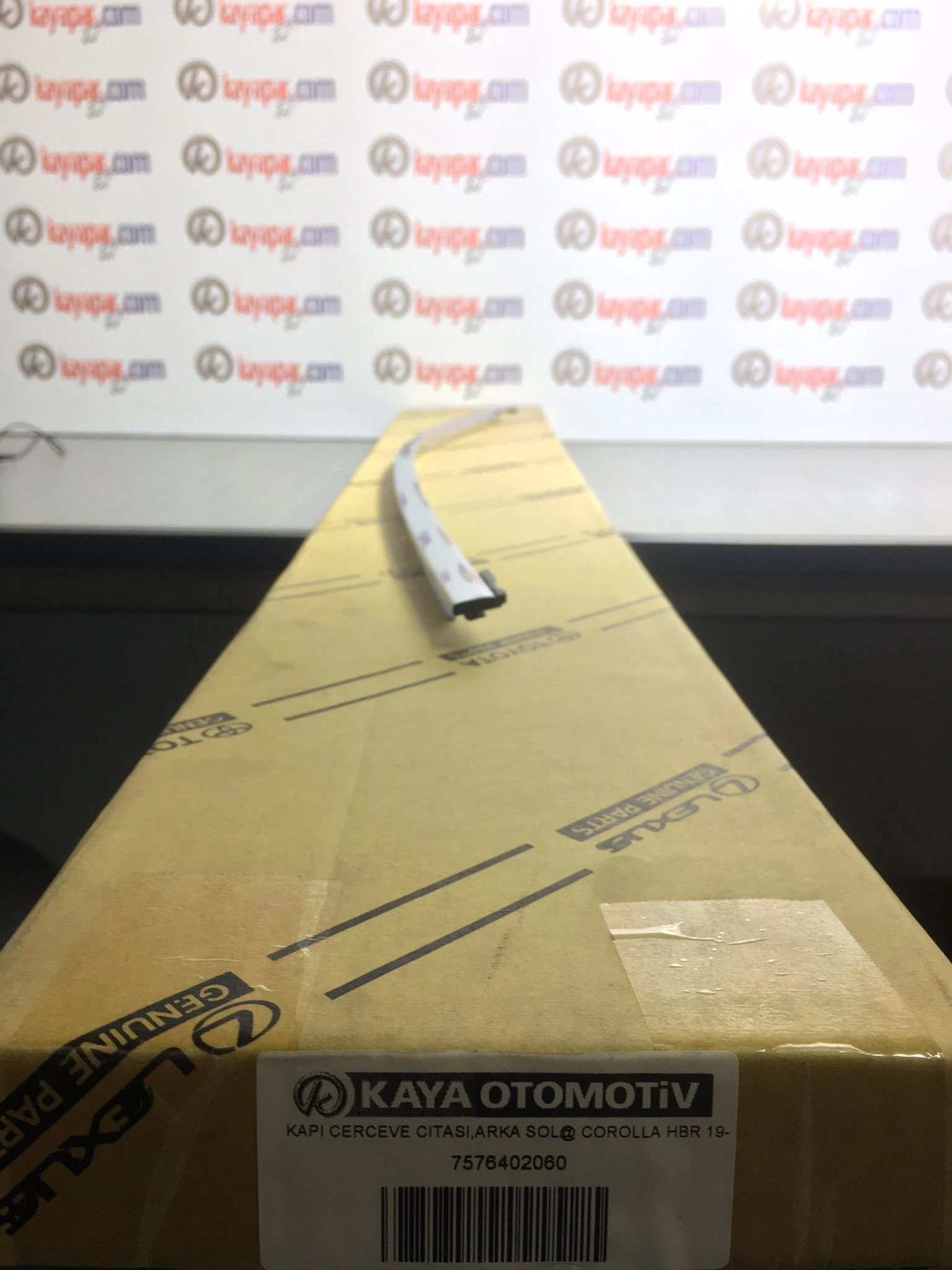 TOYOTA COROLLA ARKA SOL KAPI ÇERCEVE ÜST ÇITASI 2019-2022 7576402060