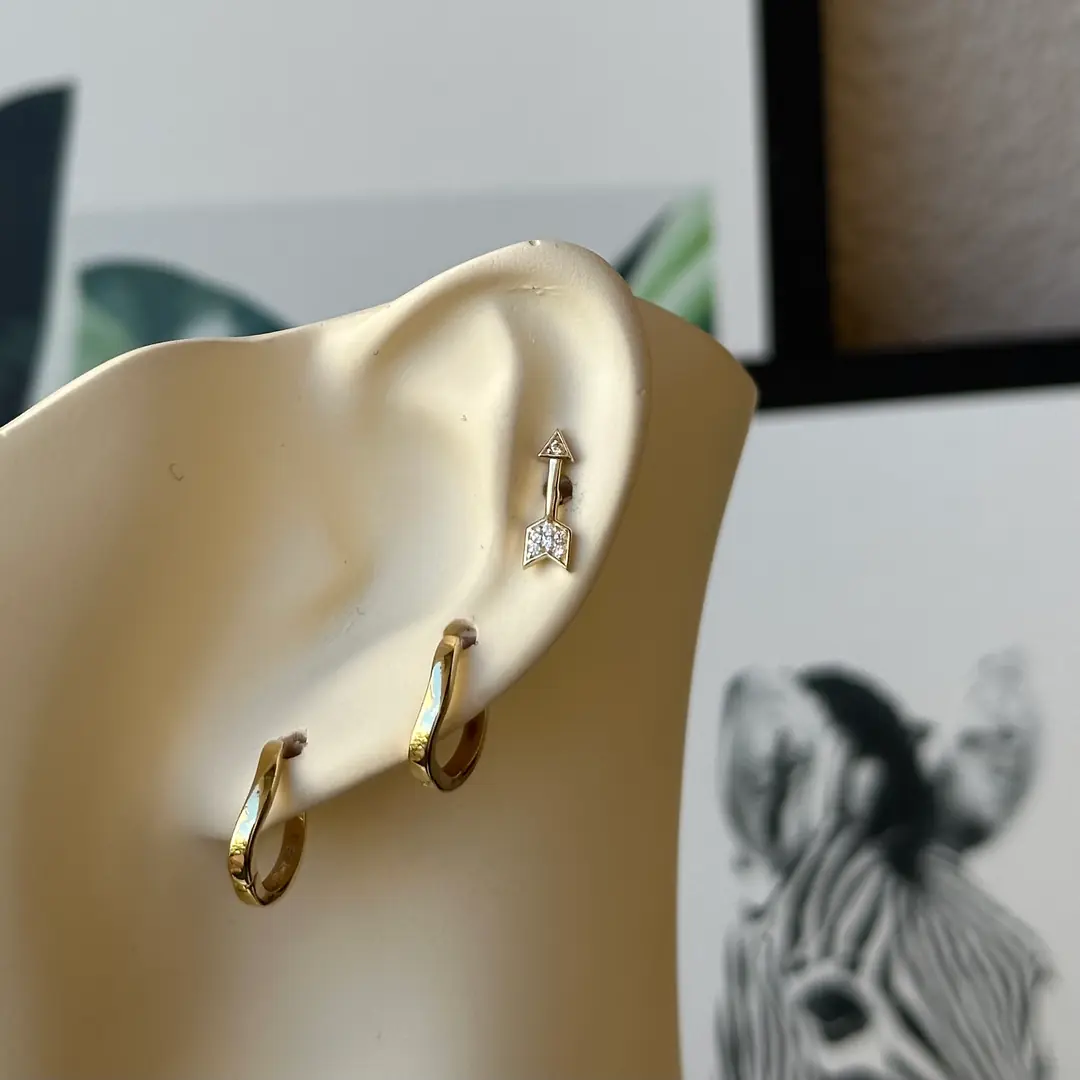 14K Gold Arrow Stone Piercing