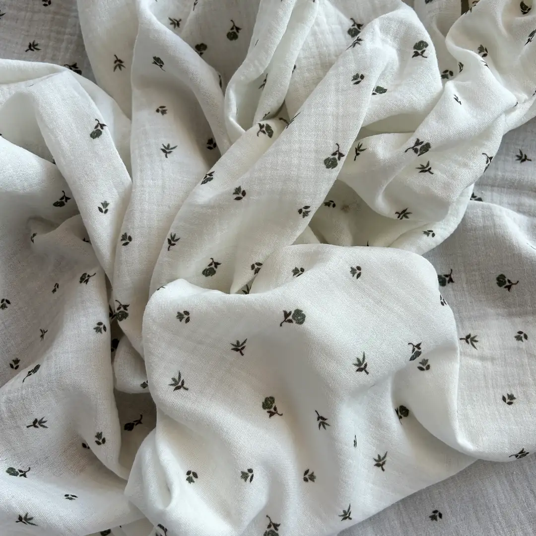 White Background Crispy Flower Pattern Double Layer Cotton Muslin ...