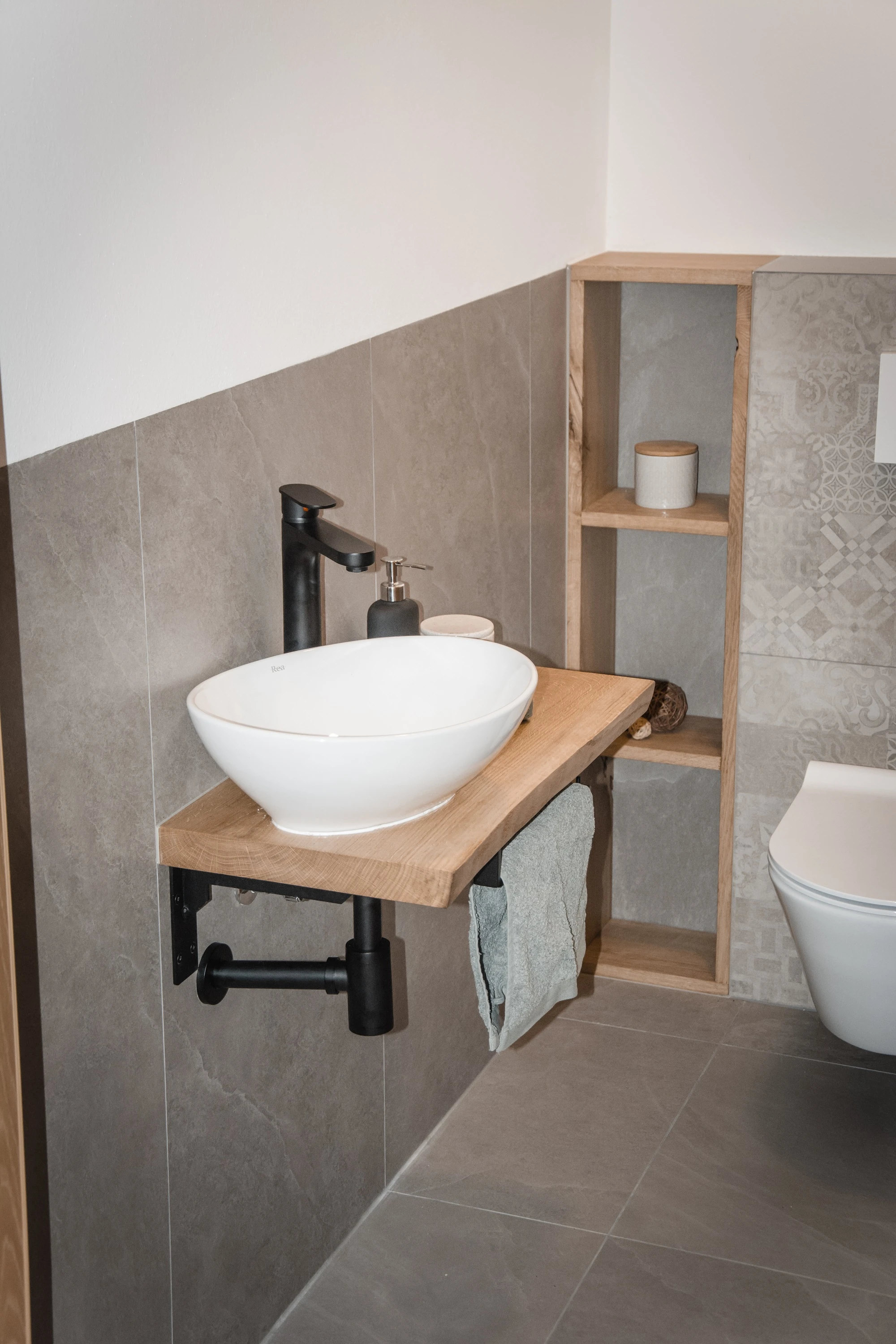 Waschtisch - Nieschenverbau WC