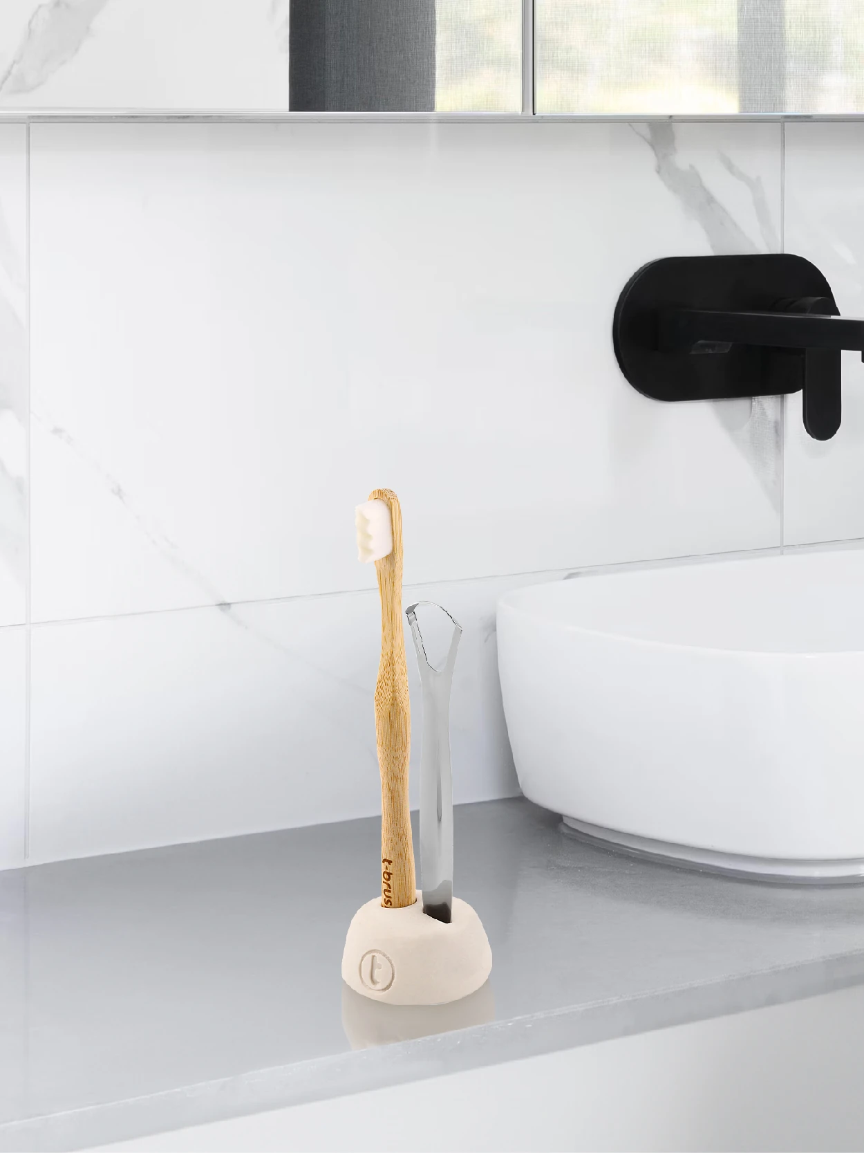 Modern Yuvarlak Bambu Diş Fırçası ve Dil Temizleyici Standı
