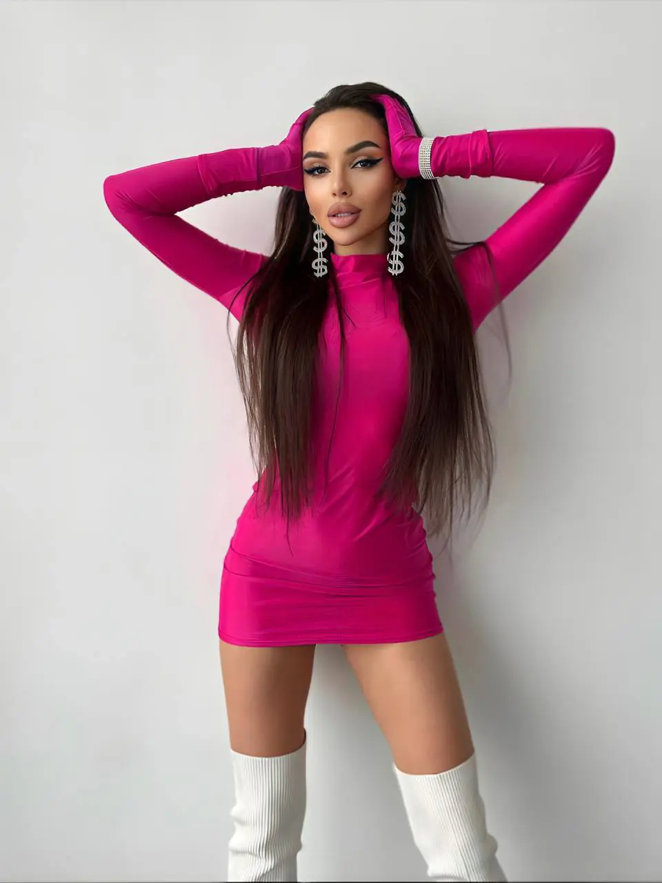 ELDİVEN DETAYLI BOĞAZLI FUŞYA MİNİ ELBİSE