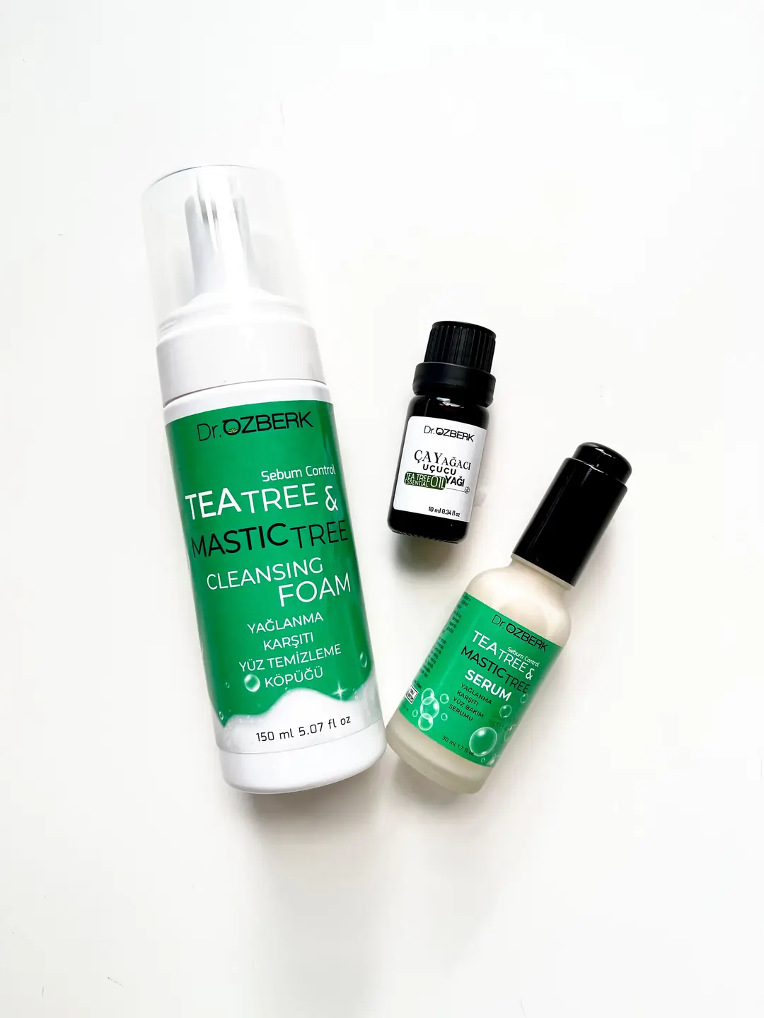 Akneli ciltlere özel üçlü bakım seti