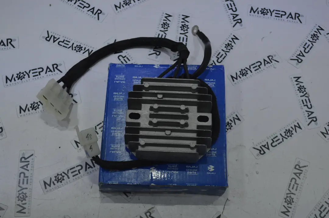 S-JL402003 Bajaj Pulsar NS 200 Konjektör (Orj.)