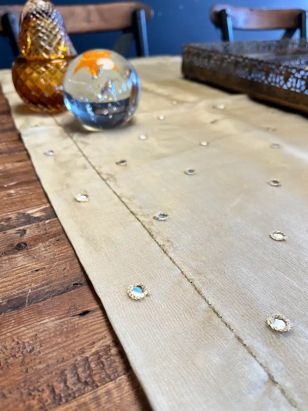 Silk Table Runner 8525 - bhecumi