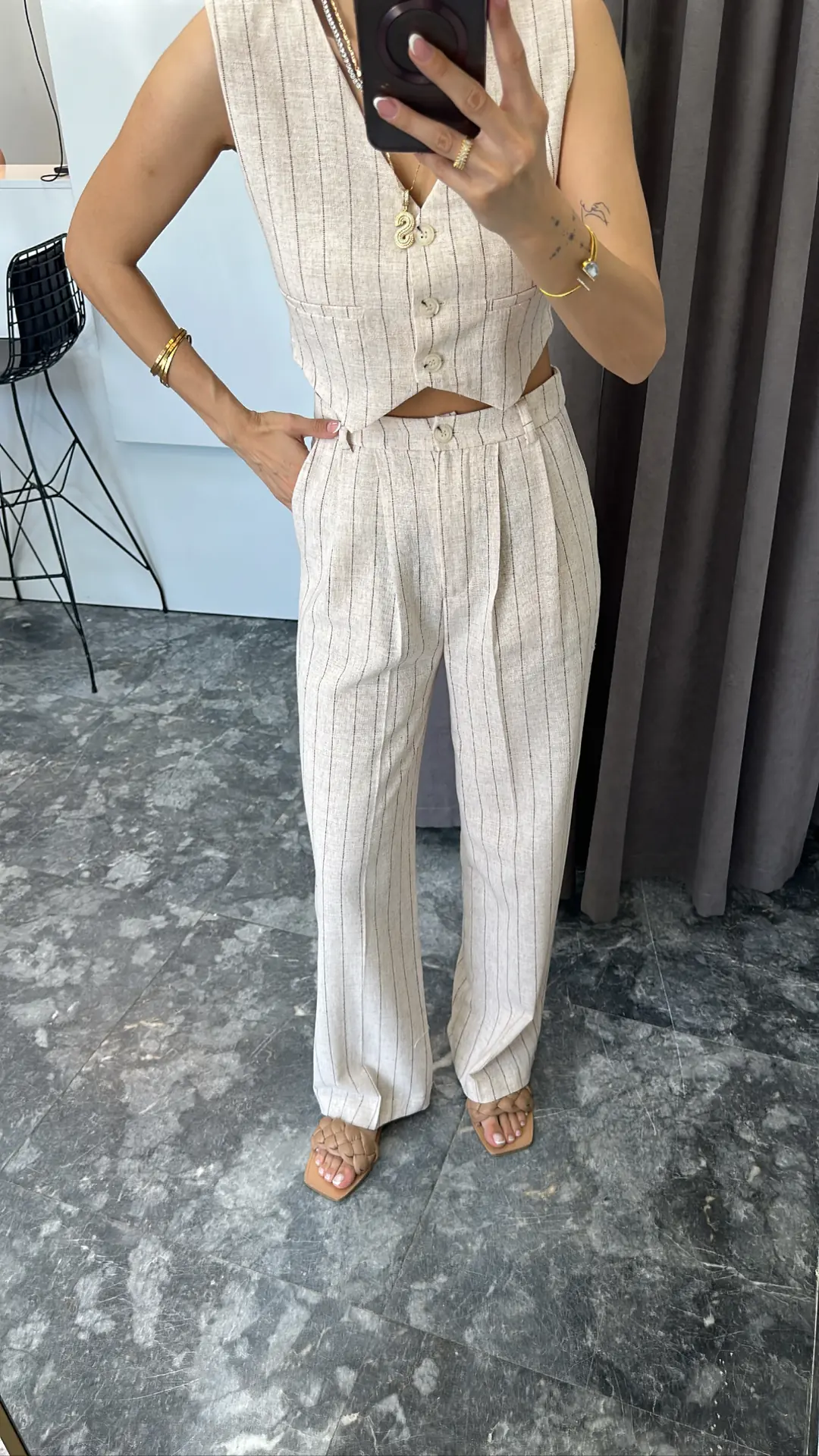 Taş rengi çizgili keten pantolon