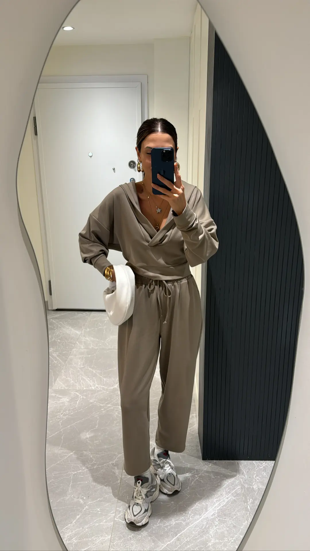 Oysho model vizon renk kapşonlu v yaka takım