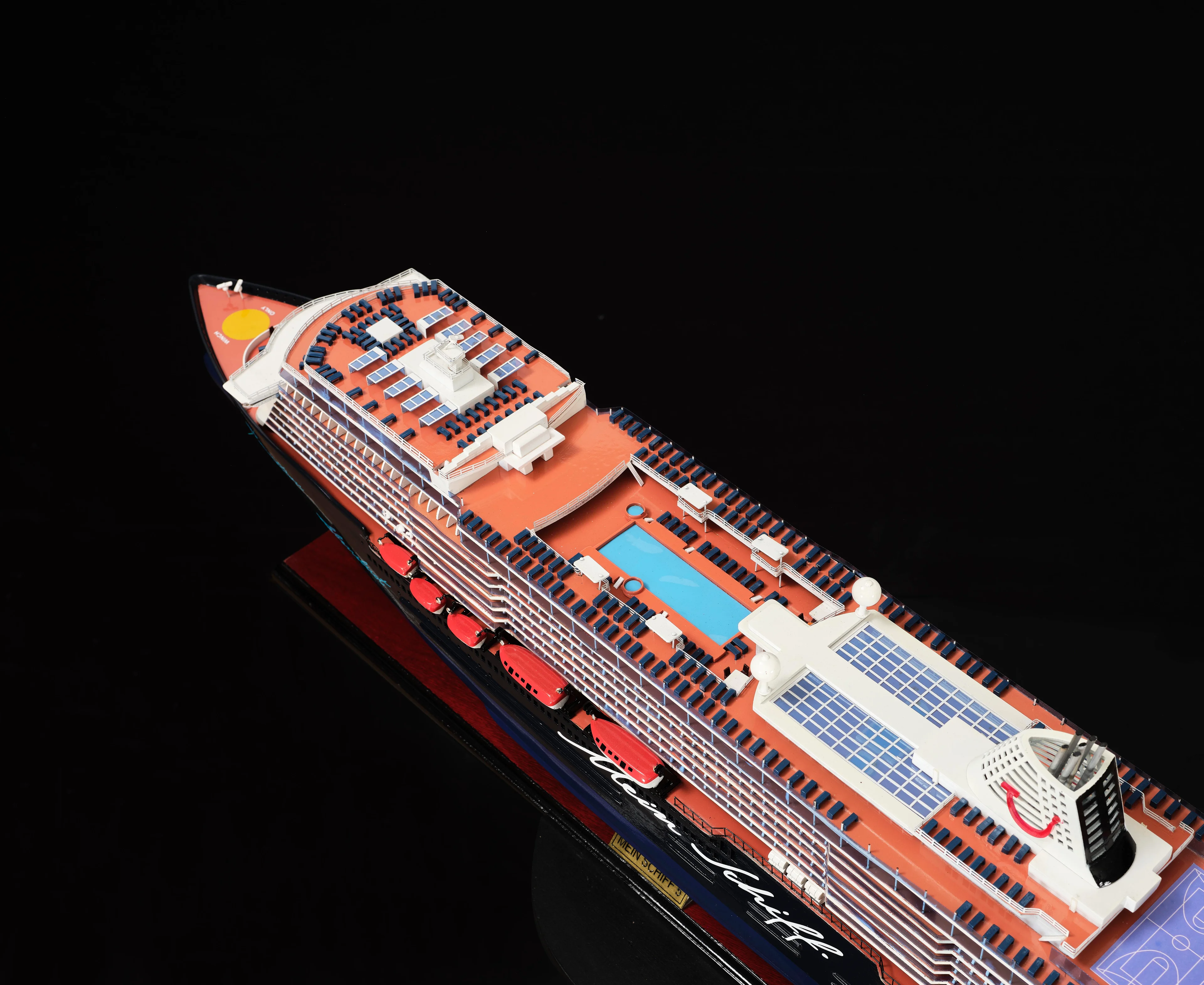 Mein Schiff 5 Model Gemi 100L x 15W x 31H