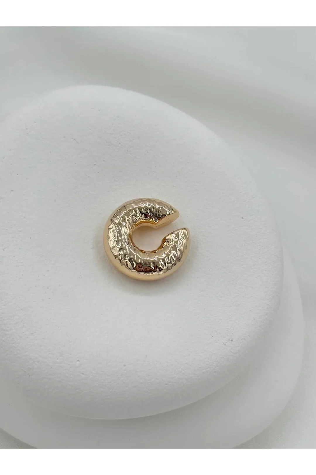 Gold Bombeli Tırtık Plaka Büyük Boy Earcuff Kıkırdak Küpe