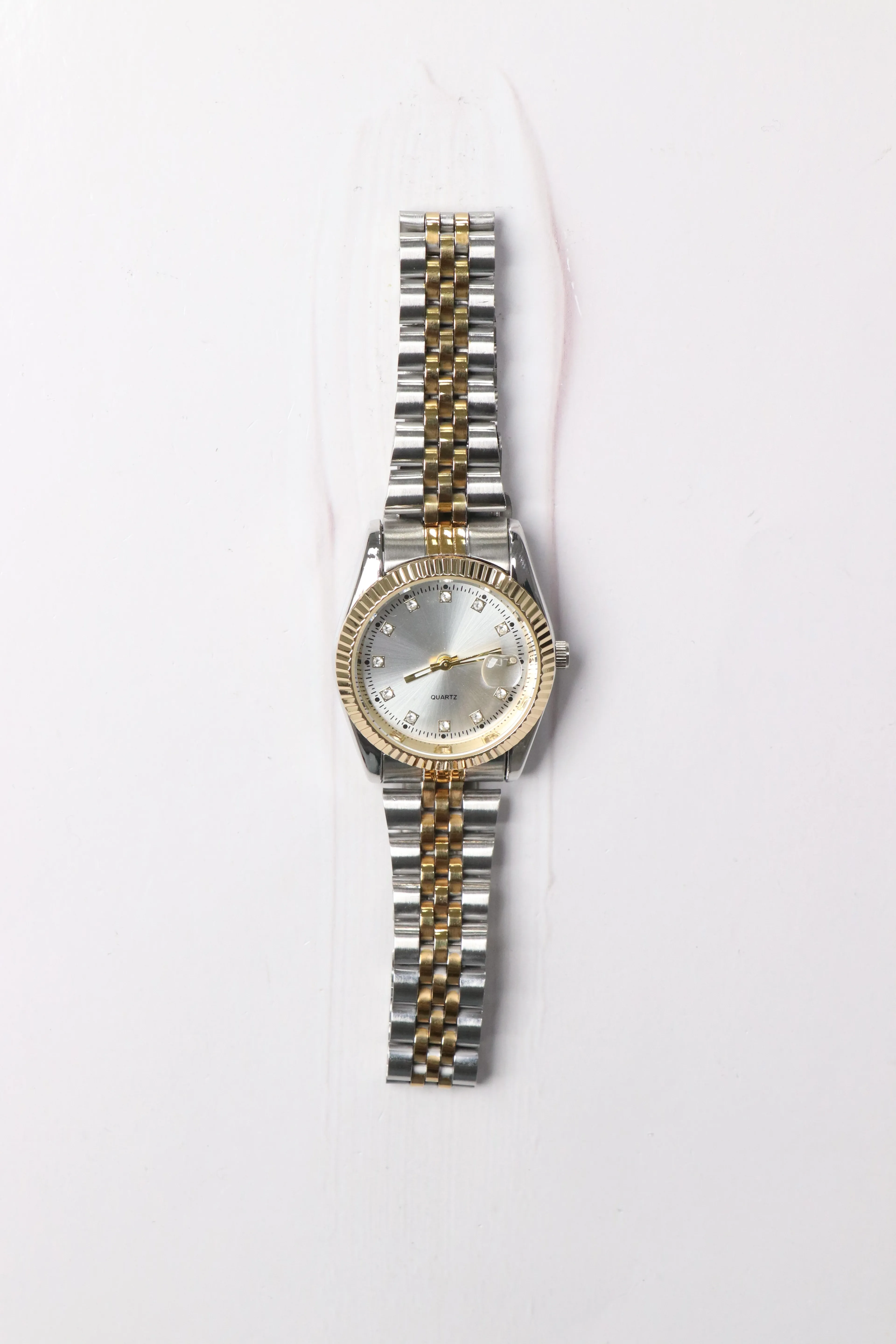 Halsey Yuvarlak Kasa Takvimli Kadın Kol Saati Gold-Gümüş (Beyaz Kadran)