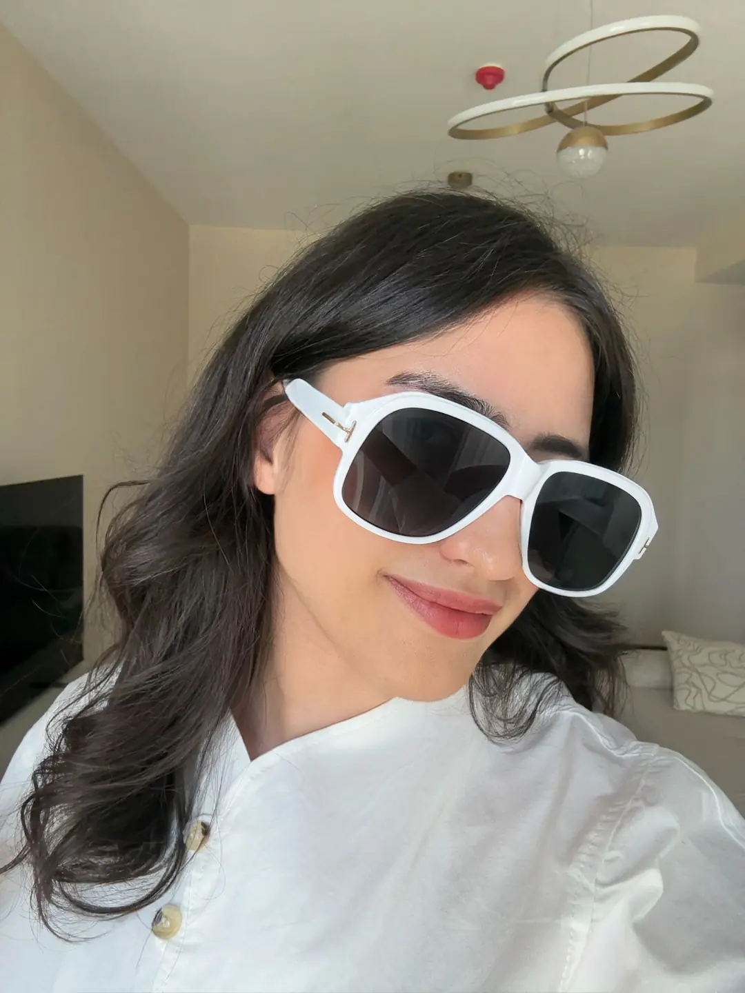 Zyra Orijinal Model Güneş Gözlüğü Beyaz Çerçeve Siyah Cam