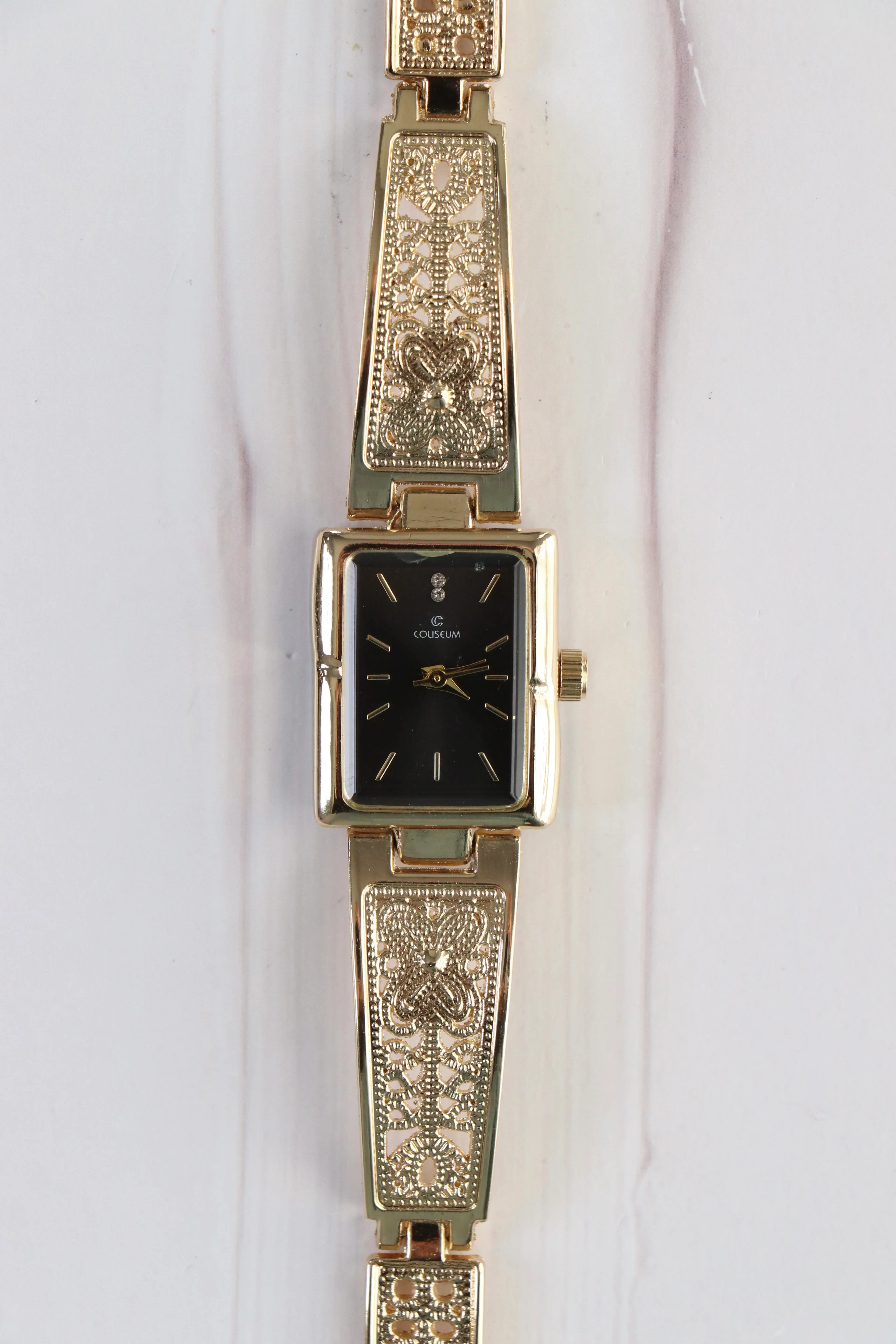 İşlemeli Kordon Dikdörtgen Kasa Minimal Kadın Kol Saati Gold Kordon ...