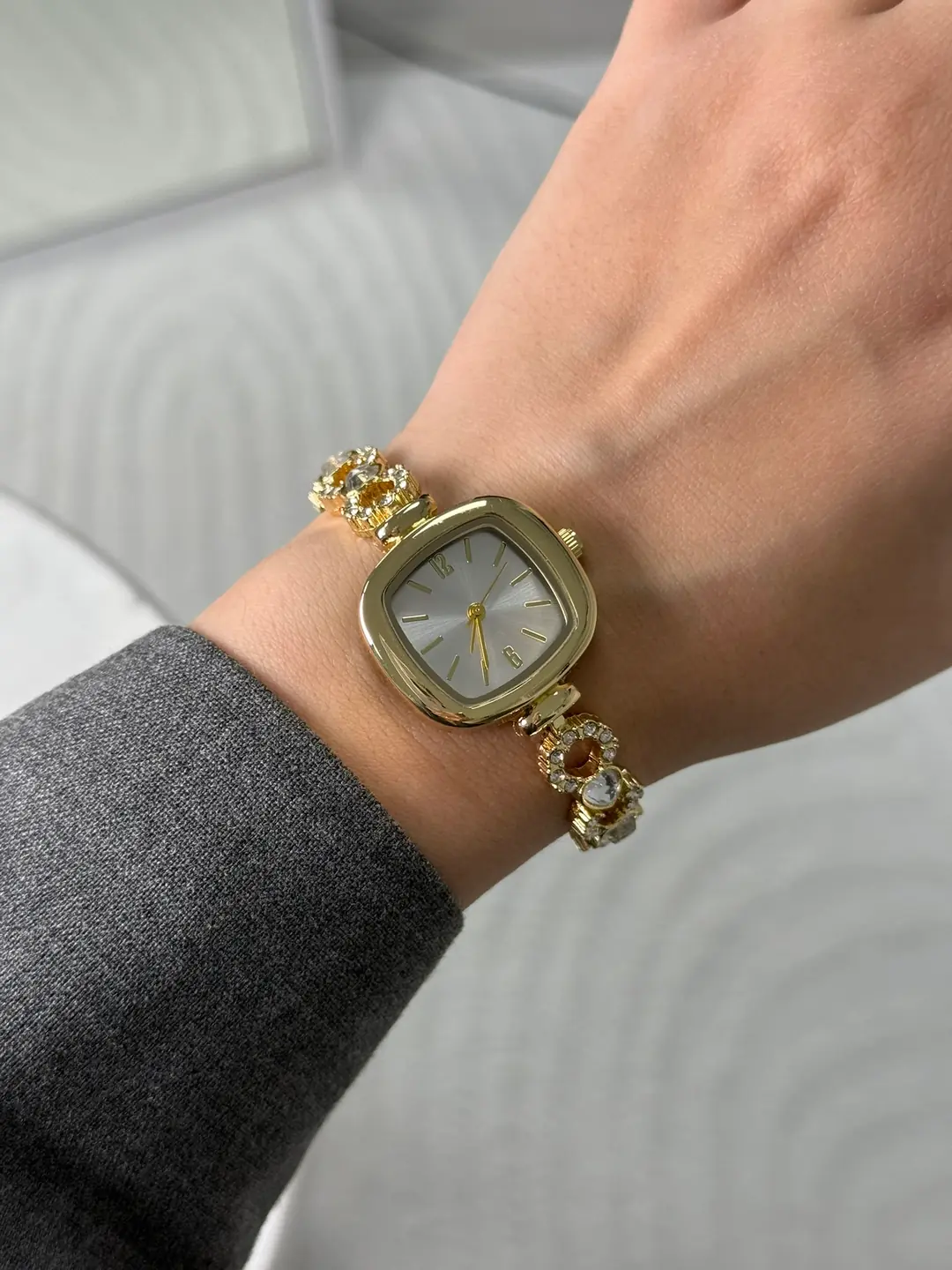 Fellan Özel Tasarım Gold Renk Kadın Kol Saati (Beyaz Kadran)