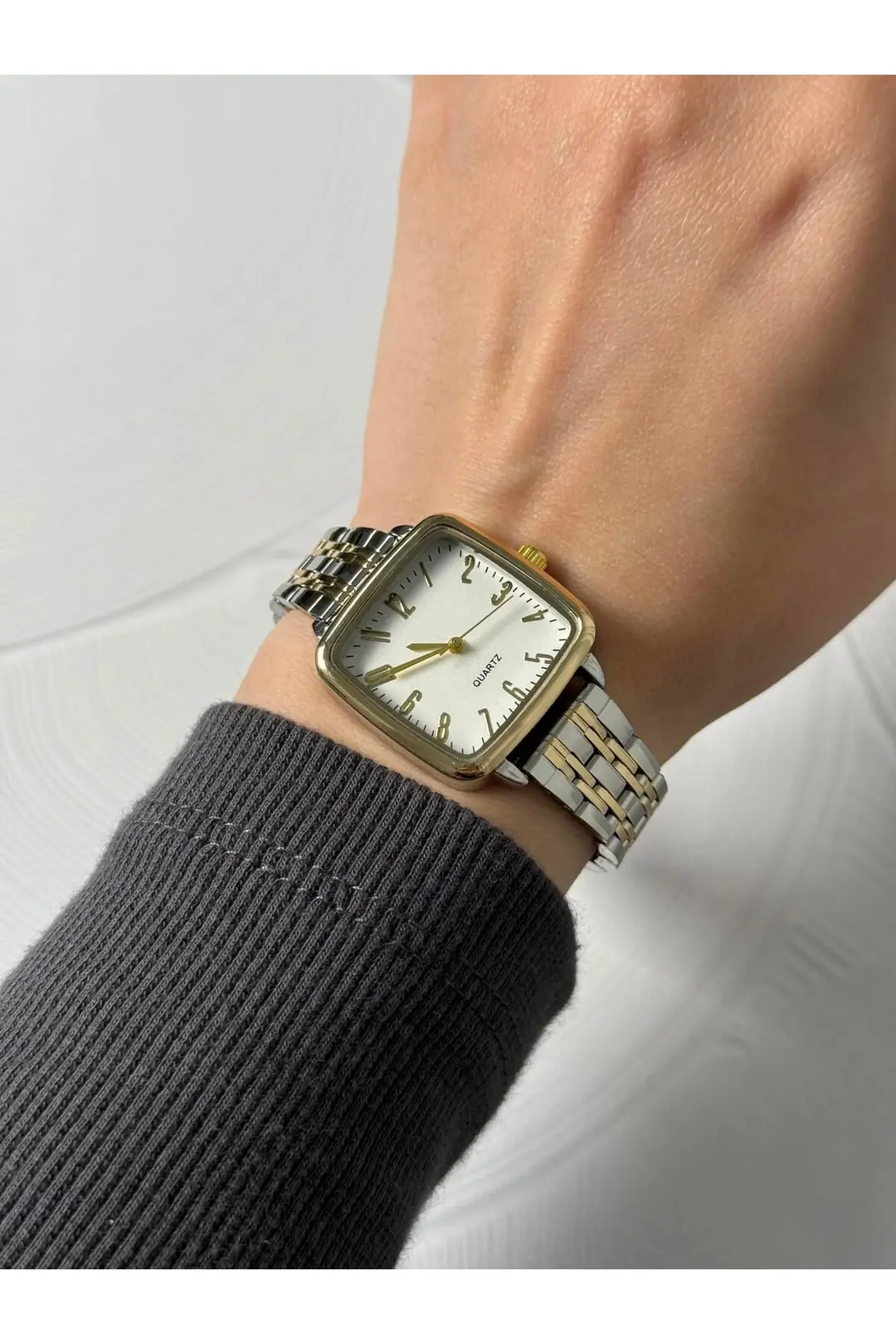 Emma Kare Rakamlı Kasa Vintage Kol Saati Gold-Gümüş (Özel Stok)