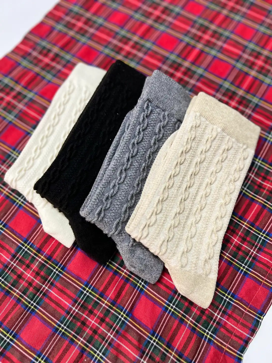 Kışlık Yün Çorap Renkli Set Hediye Kutulu - Ücretsiz Kargo