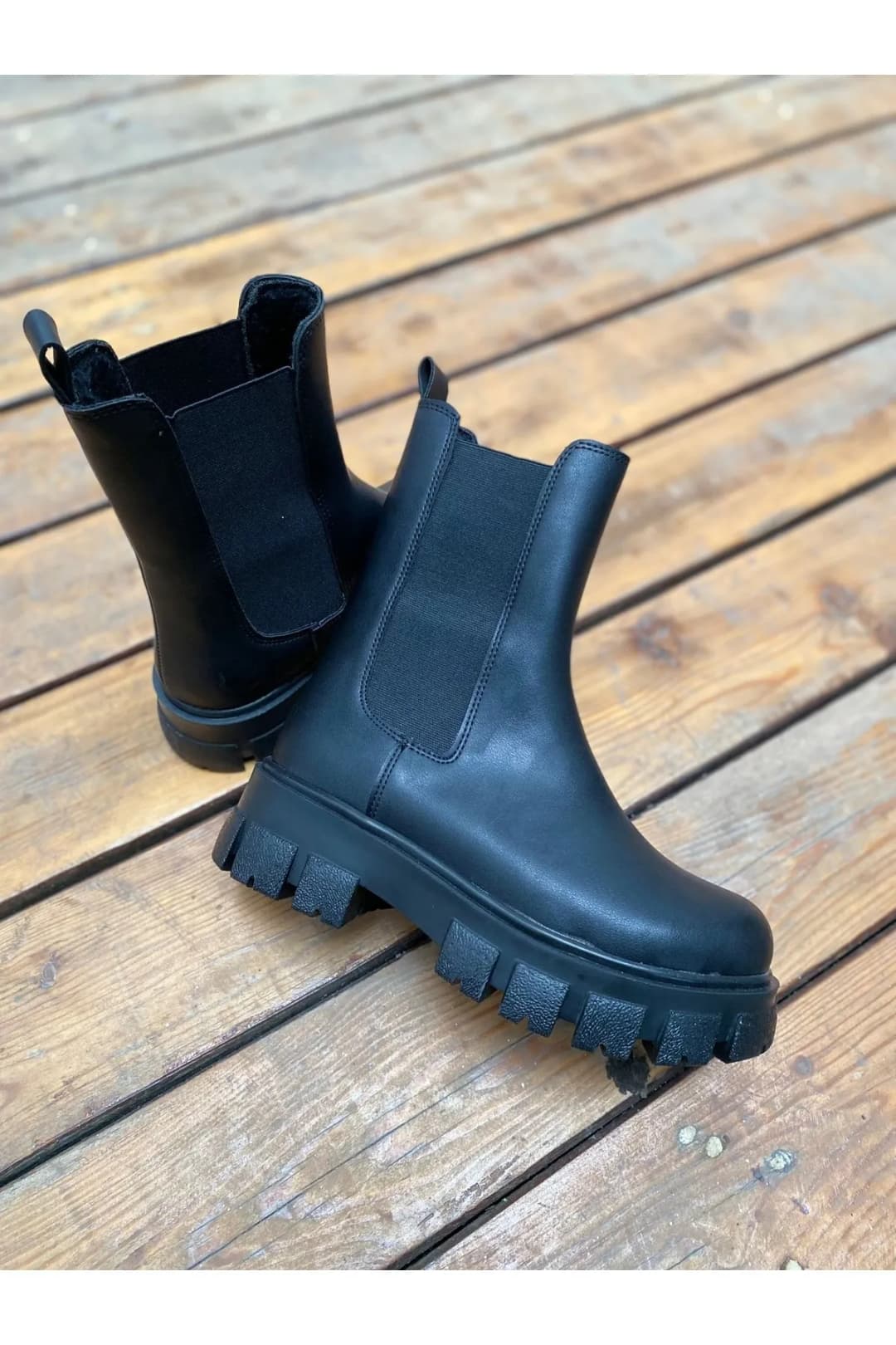 Lastik Detaylı Kalın Taban Bileği Uzun Bot