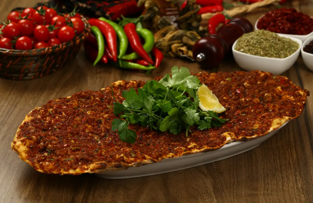 Evde Taş Fırın Lezzetinde: Lahmacun Tarifi