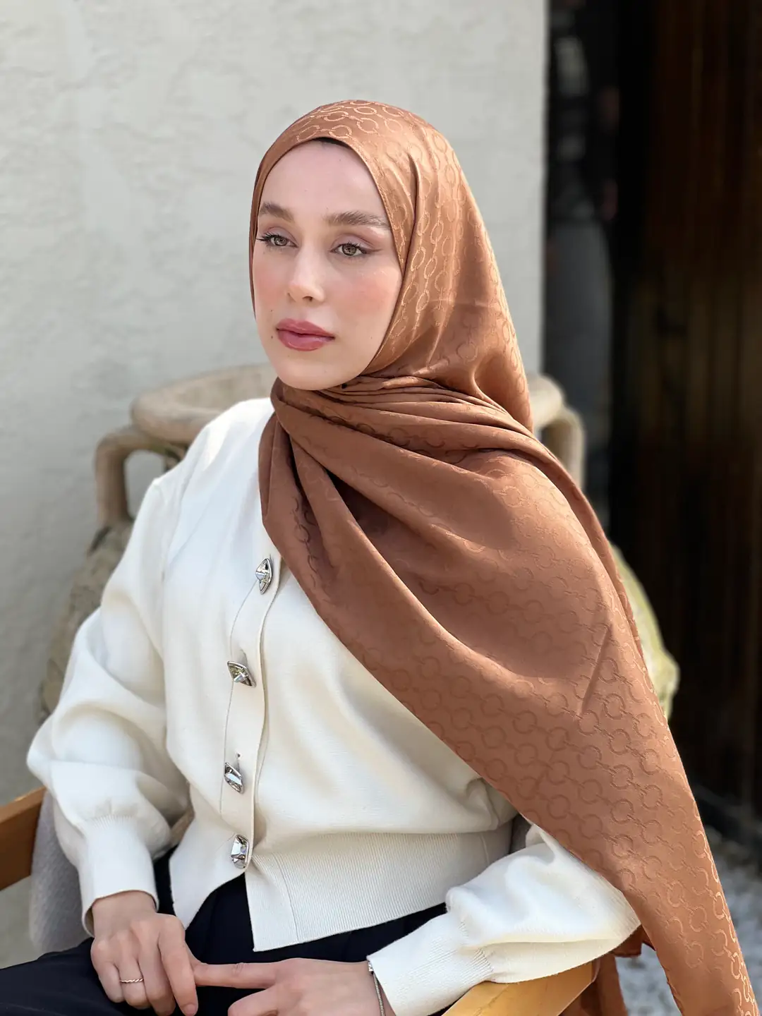 Silky Jacquard Series Halo Pattern Shawl