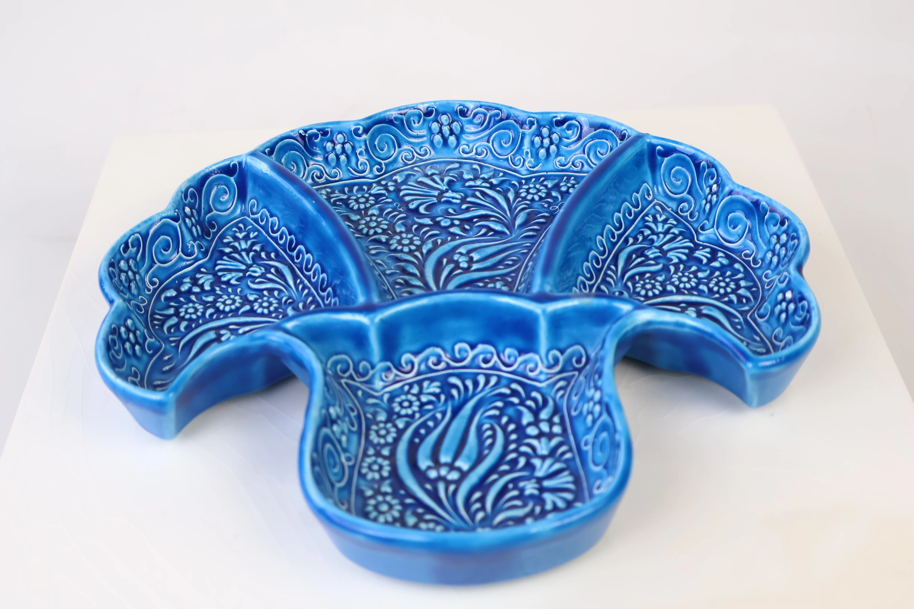 Carnation Shape Snack Serving Tray Plates, Chips and Dips Divided ...