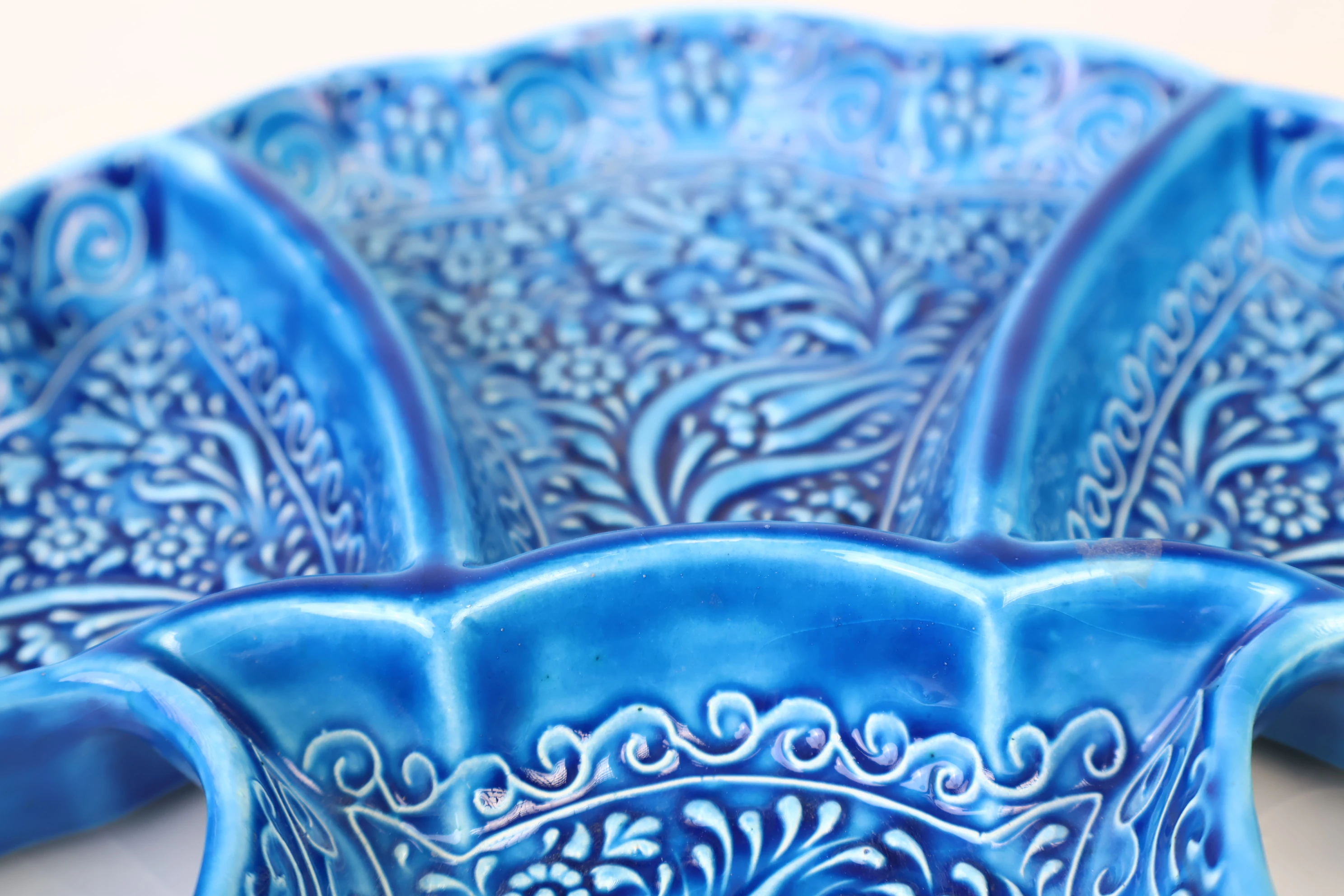 Carnation Shape Snack Serving Tray Plates, Chips and Dips Divided ...