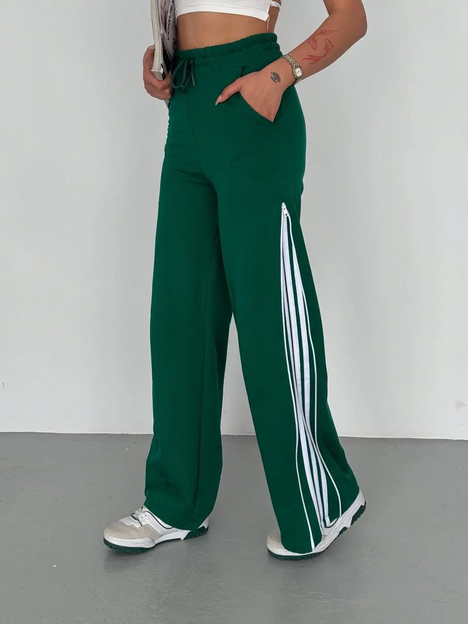 Yan Şeritli Fermuar Detaylı Pantolon