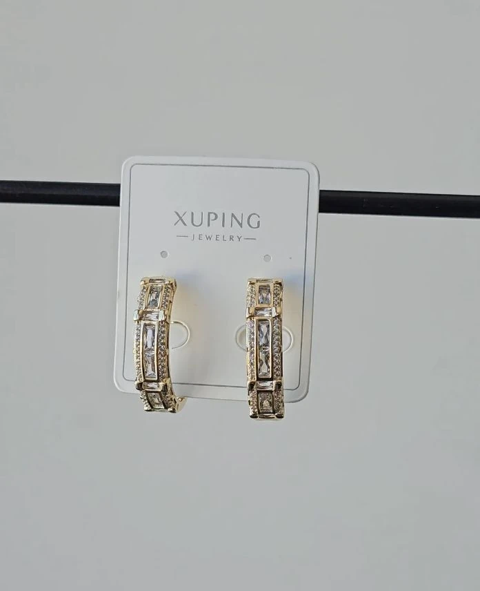 Xuping Halka Taşlı God Küpe