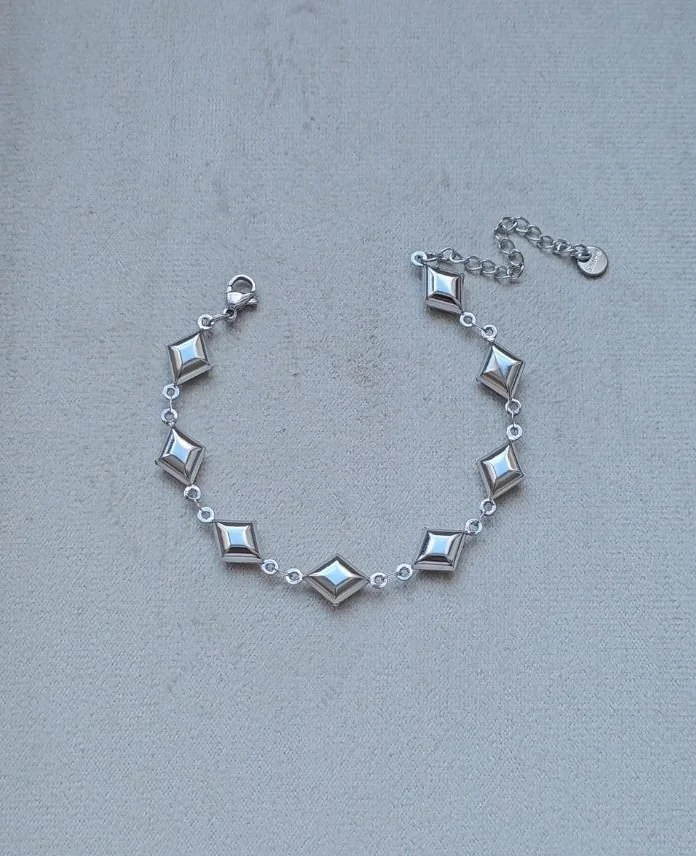 Çelik 8 Kare Bileklik