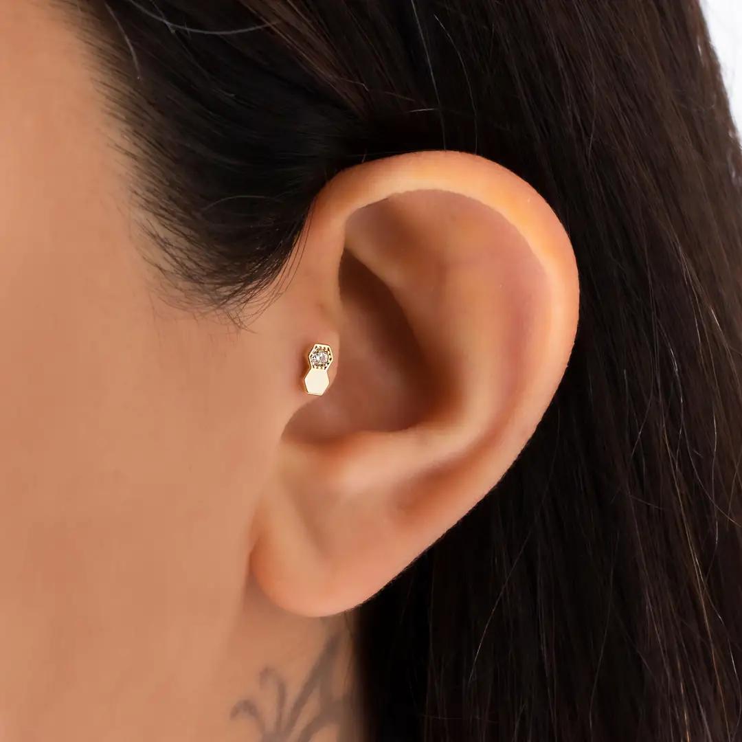 14 Carat Gold Single Stone Honeycomb Piercing