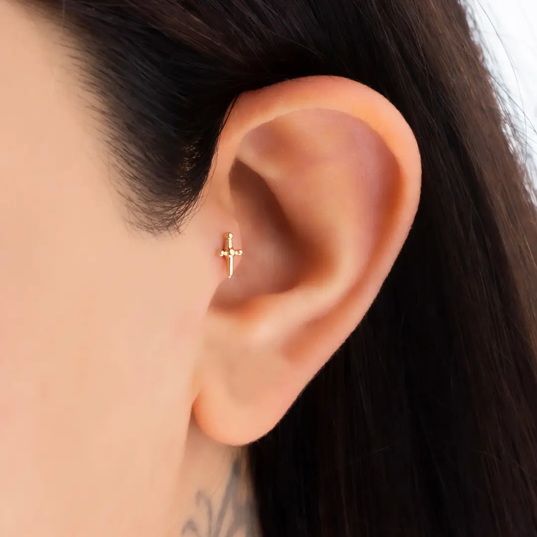 14 Ayar Altın Minimal Kılıç Piercing