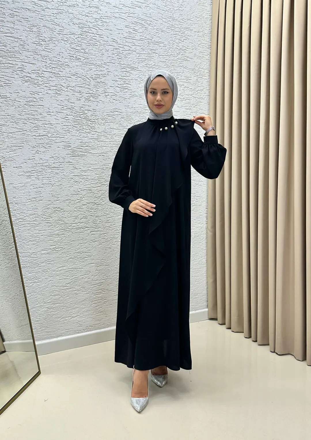 İnci İşlemeli Krep Elbisesi