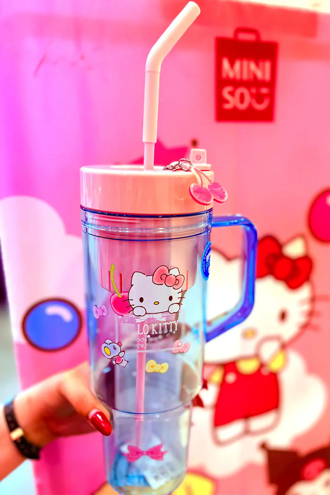 Sanrio Lisanslı Pipetli Plastik Şişe (1250ml) - Hello Kitty