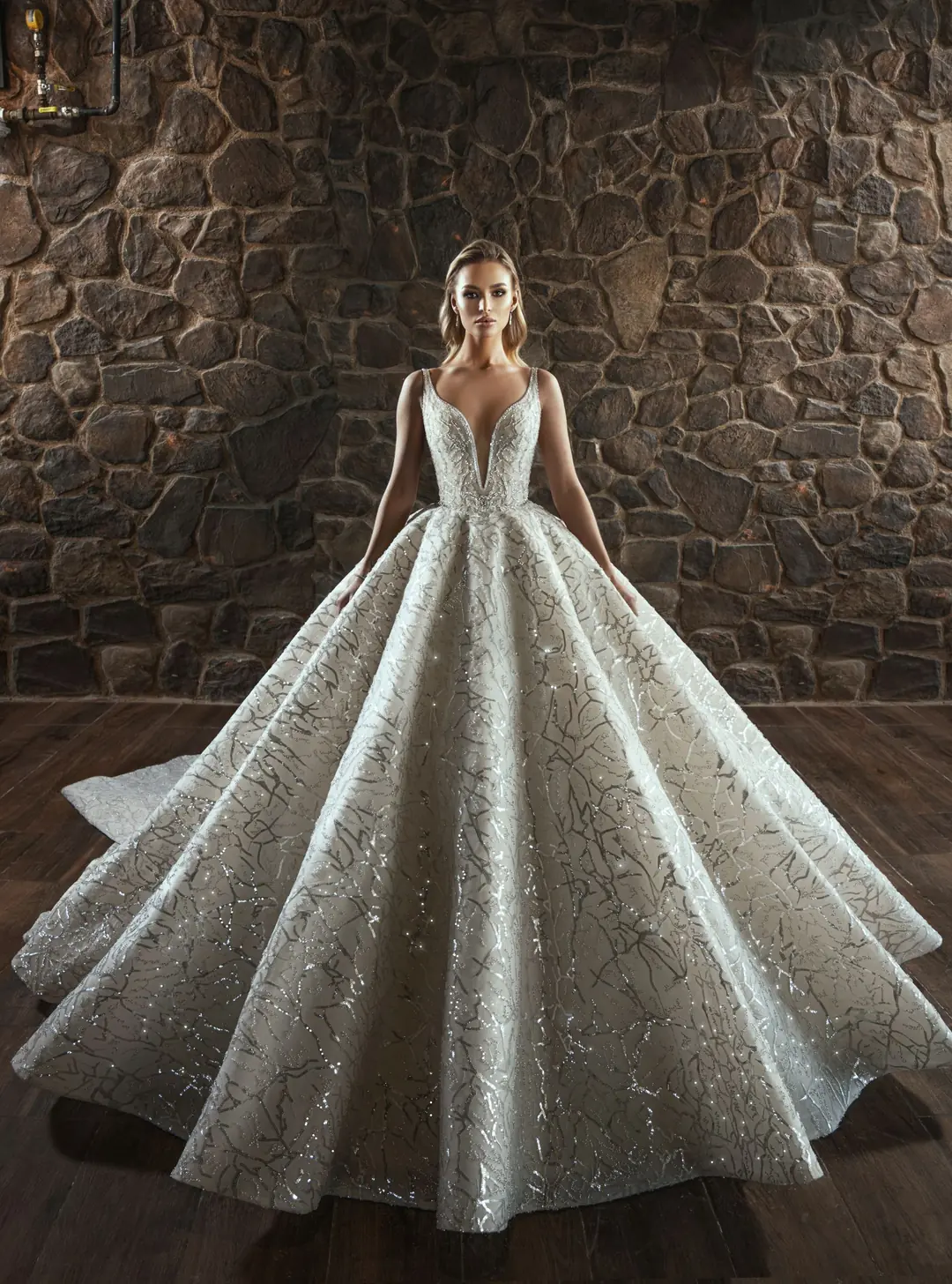 Captivating Ivory Bridal Gown: Enchanting Plunging Neckline and ...