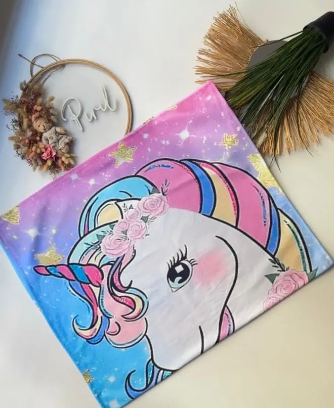 Pembe Karakter Plaj Havlusu