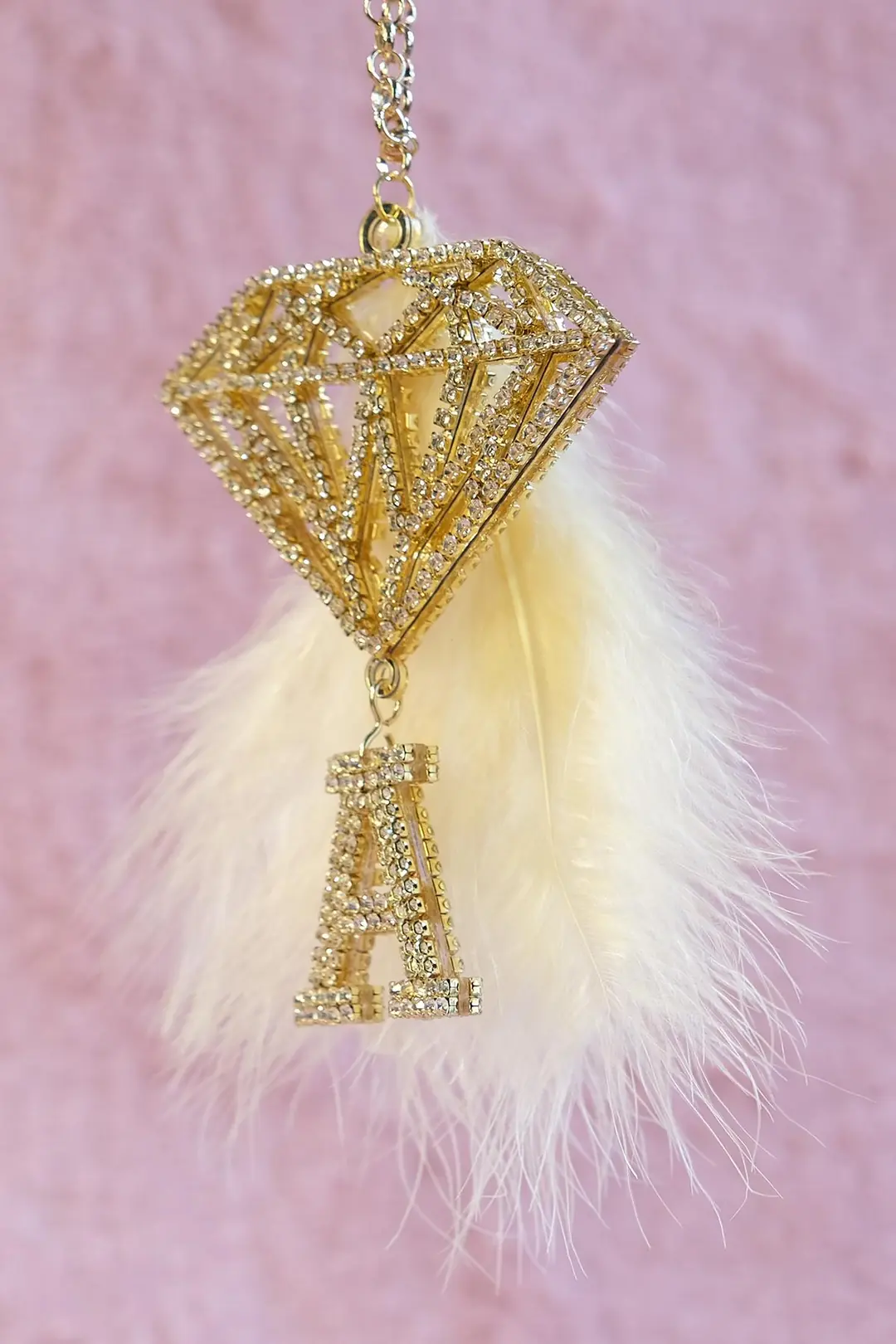 Gold Pırlanta & Gold Harf & Beyaz Tüy Dikiz Süsü - Tasarım Arabam