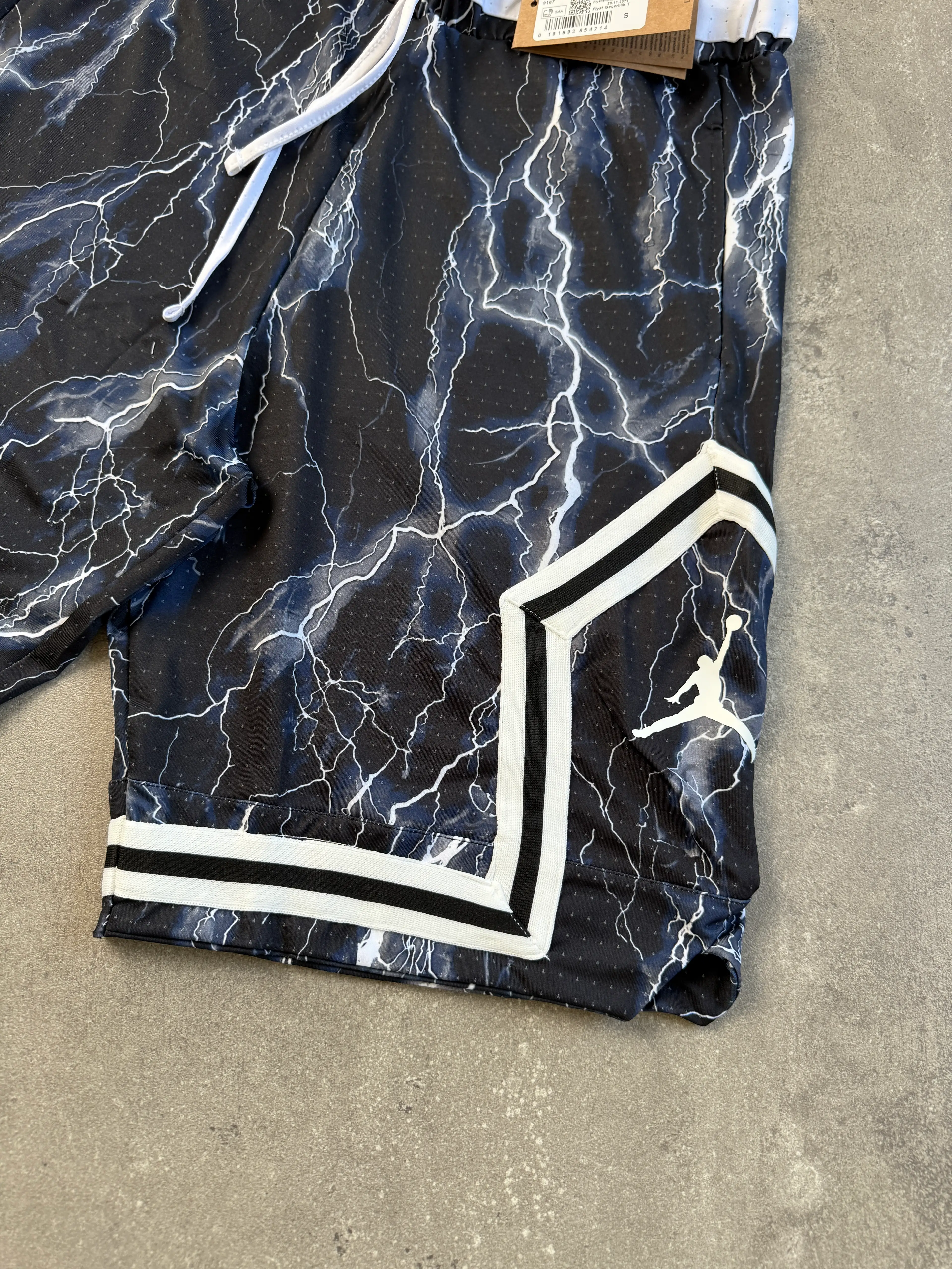 Nike Jord** Diamond Lightning Logo l Şort JR-1016