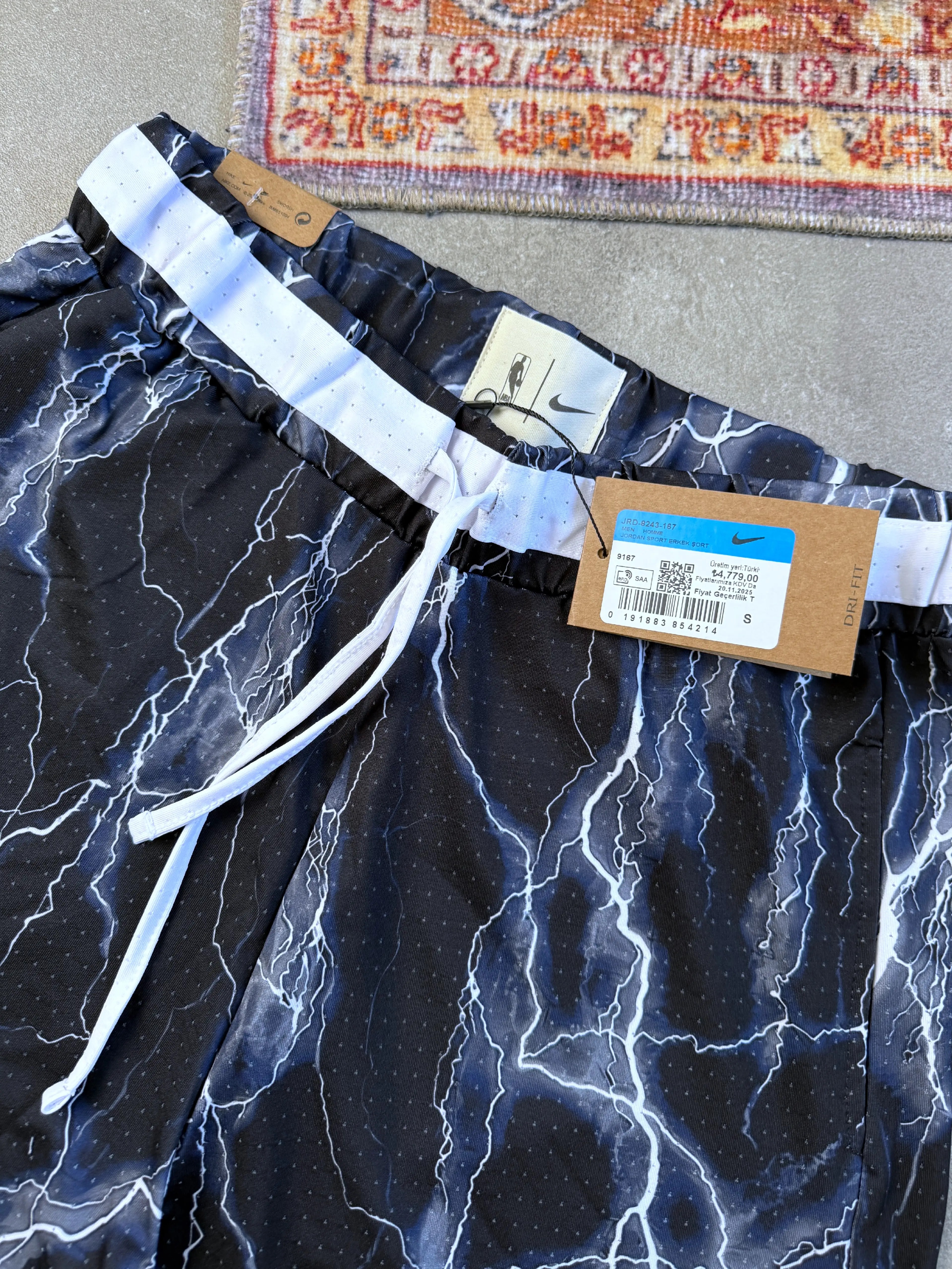 Nike Jord** Diamond Lightning Logo l Şort JR-1016