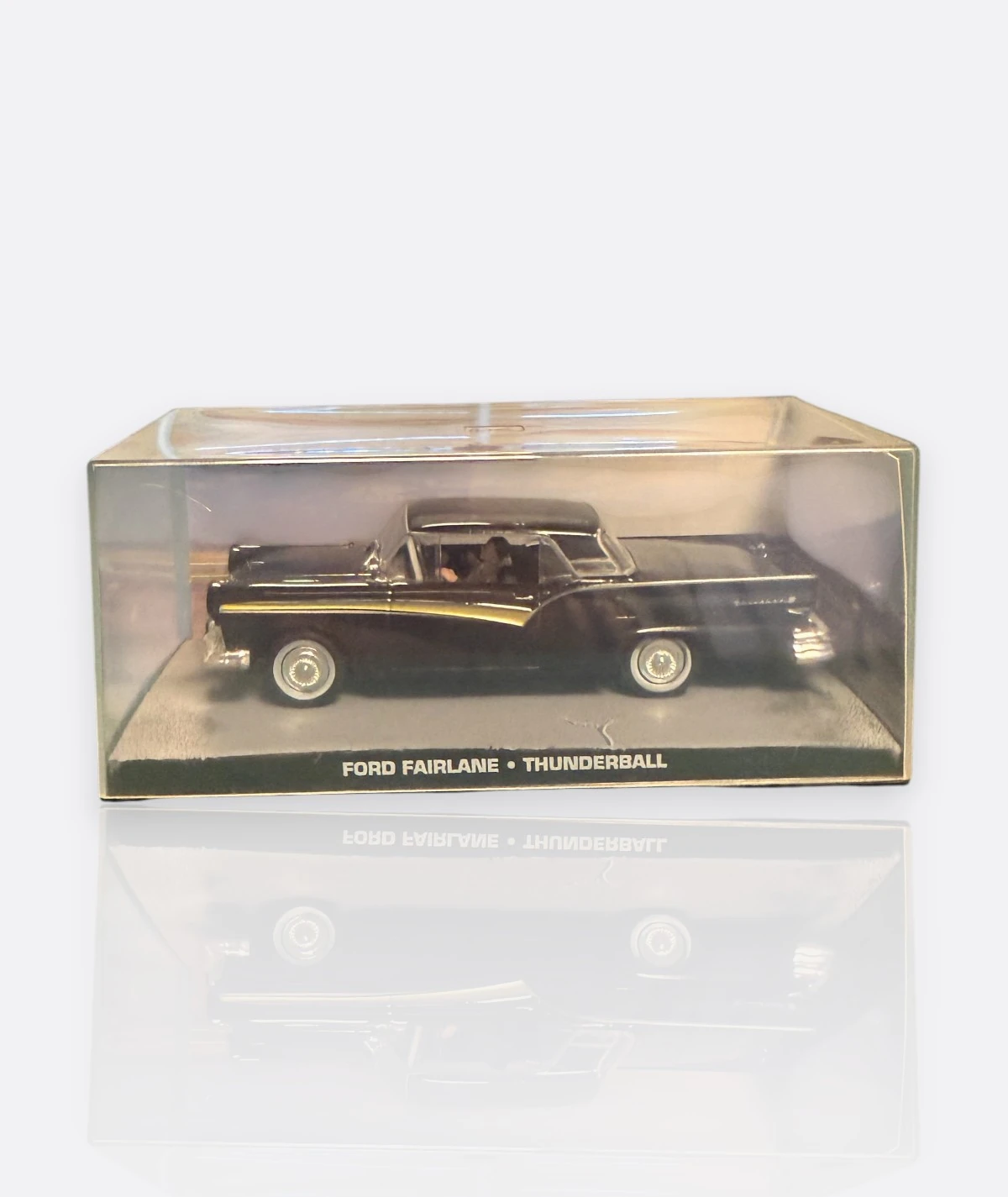 James Bond 007 – Ford Fairlane “Thunderball” 1:43 Ölçek Diecast Model Araba