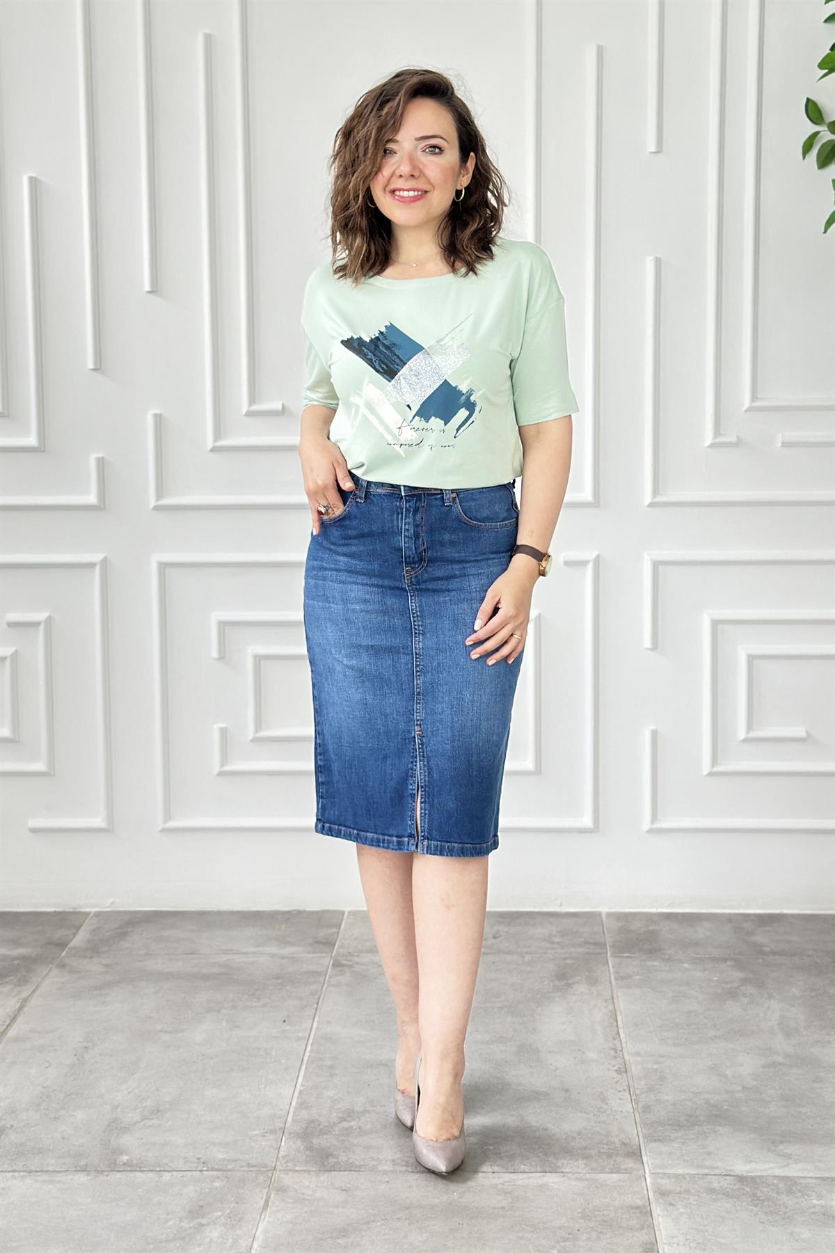 Önden Yırtmaç Detaylı Kot Etek