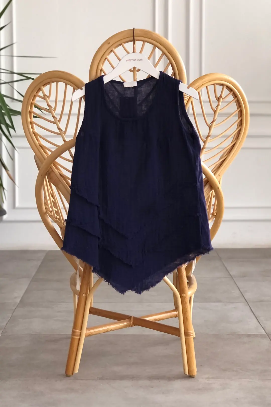 Kalın Askılı Üçgen Müslin Kumaş Bluz