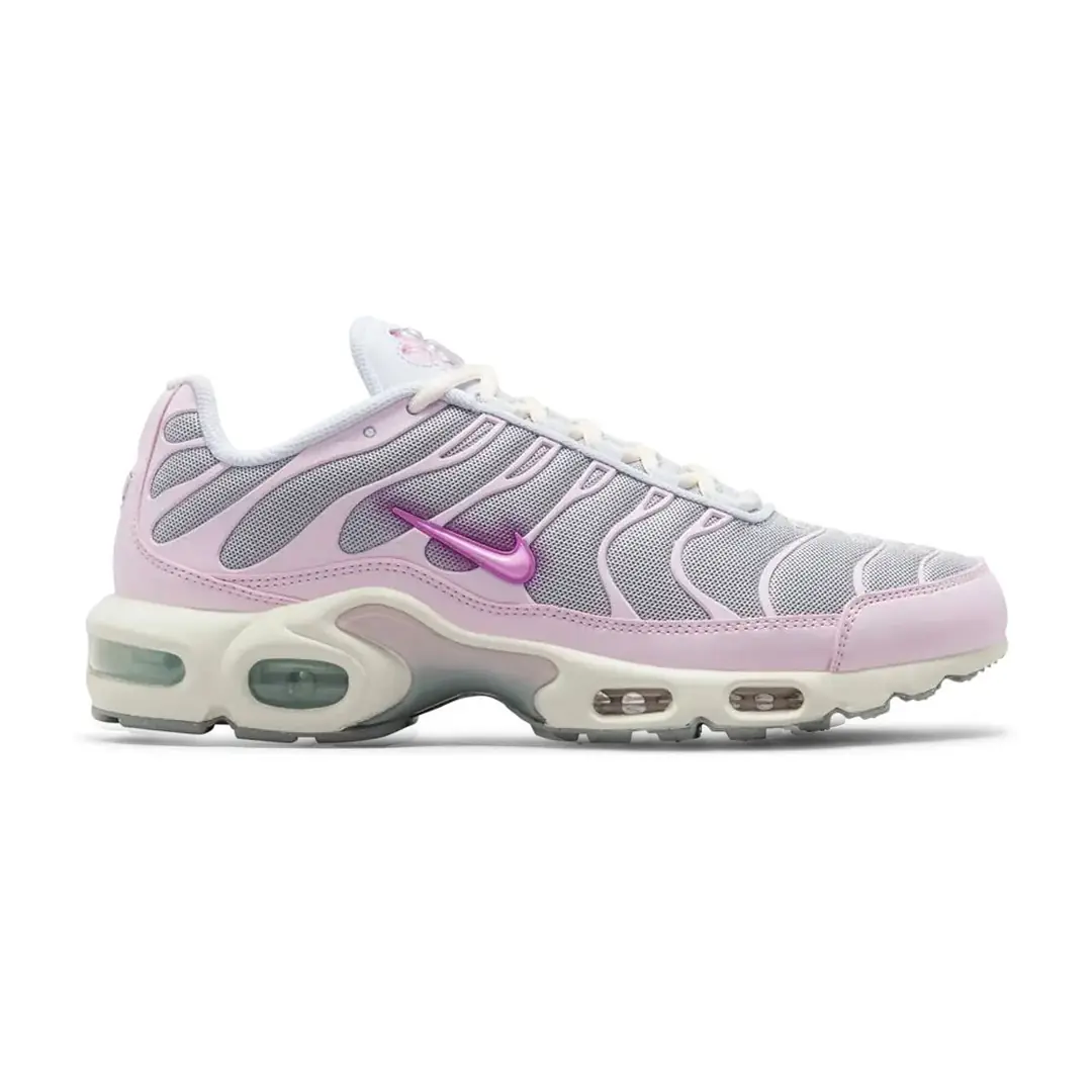 Nike Air Max Plus Paw Print
