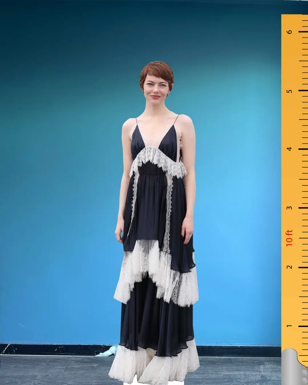 🎥 Emma Stone Kartonnen Standbeeld – 2025 Cannes Film Festival Celebrity ...