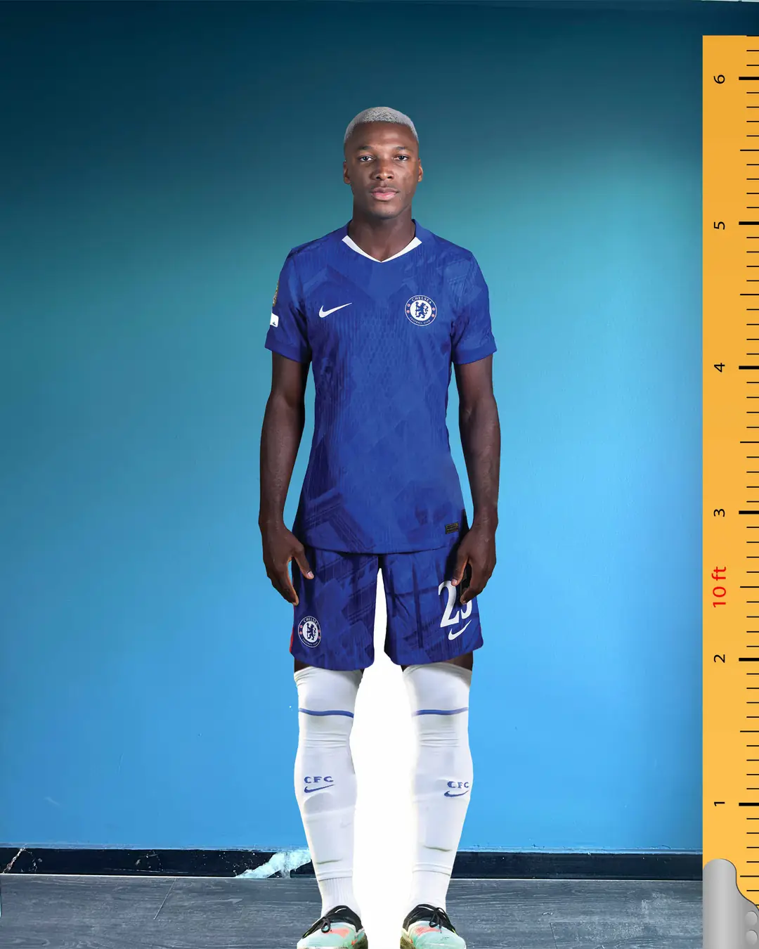 Moisés Caicedo Kartonnen Model Levensgrote Plastic Standee Chelsea FC