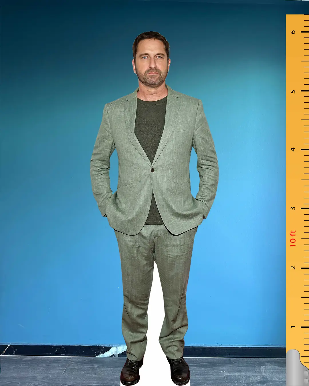 🤵Gerard Butler Cardboard Figure – Life-Size Standee Model (Suit Model)