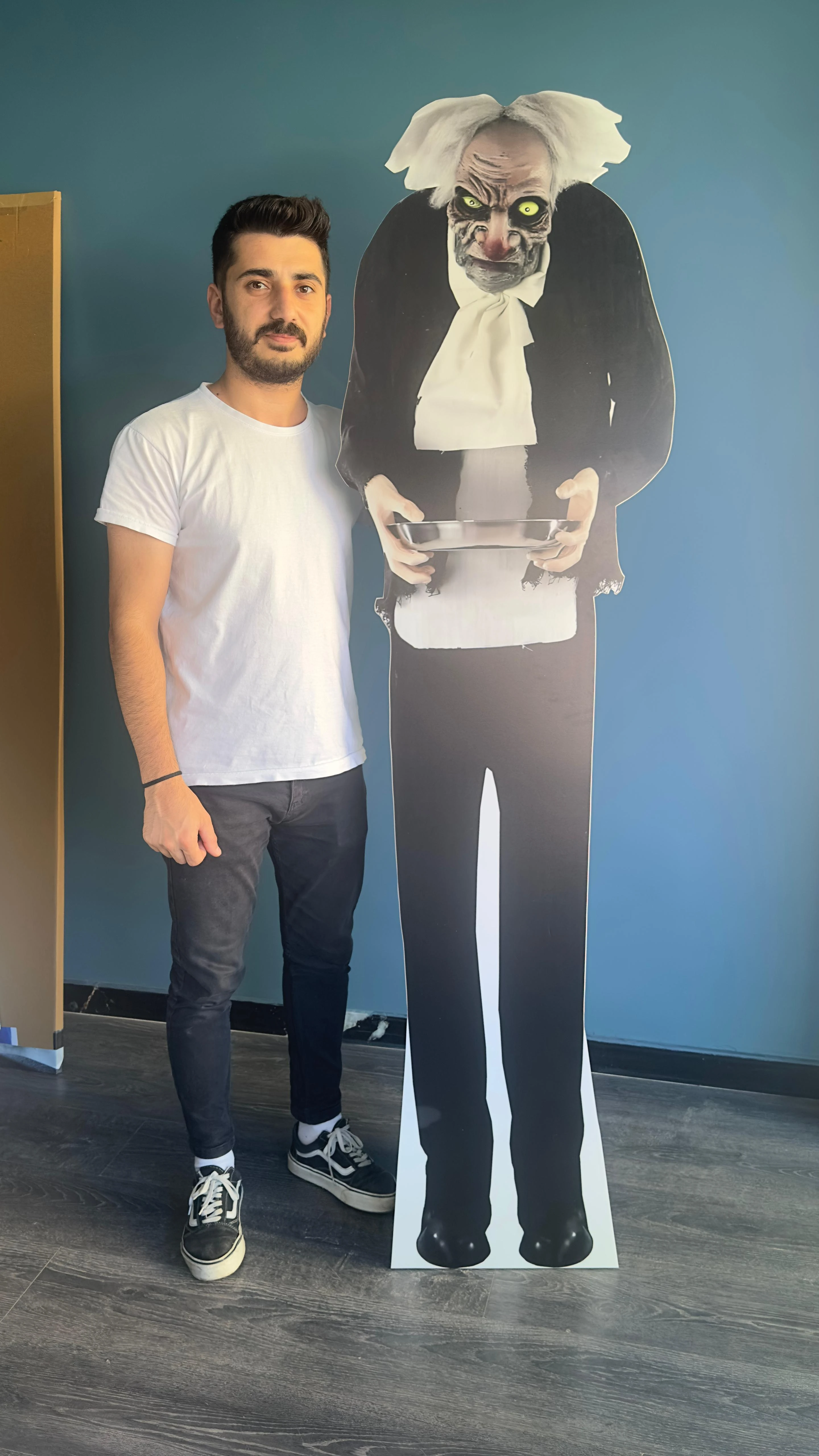 🕯️Halloween Scary Butler Cardboard Cutout – Life-Size Cutout Standee