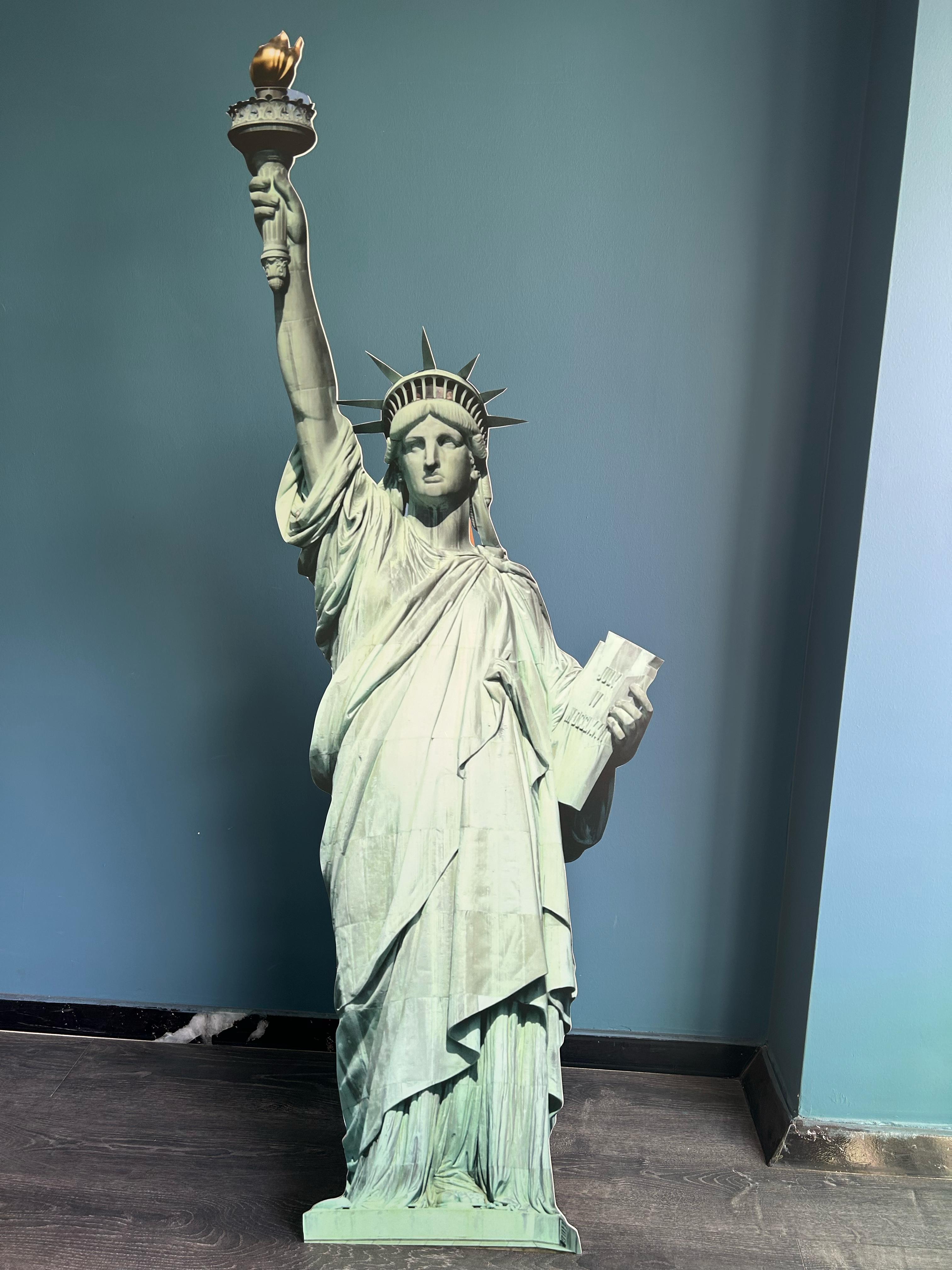 🗽 Özgürlük Heykeli Tam Boy Maket Figürü – Gerçek Ölçekli Standee (2D Model)